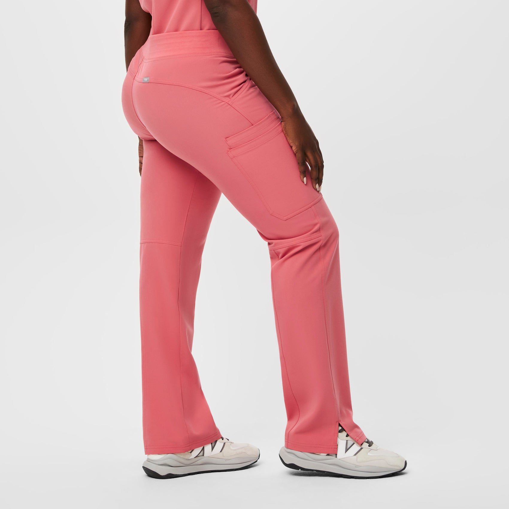 Women's Kade Cargo Scrub Pants™ - Desert Rose · FIGS