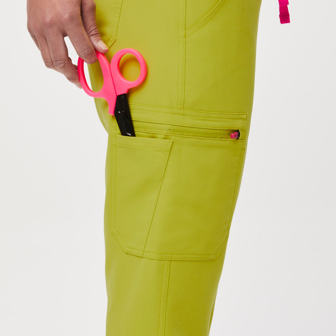 Women’s Yola™ Skinny Scrub Pants 2.0 - Limeade · FIGS