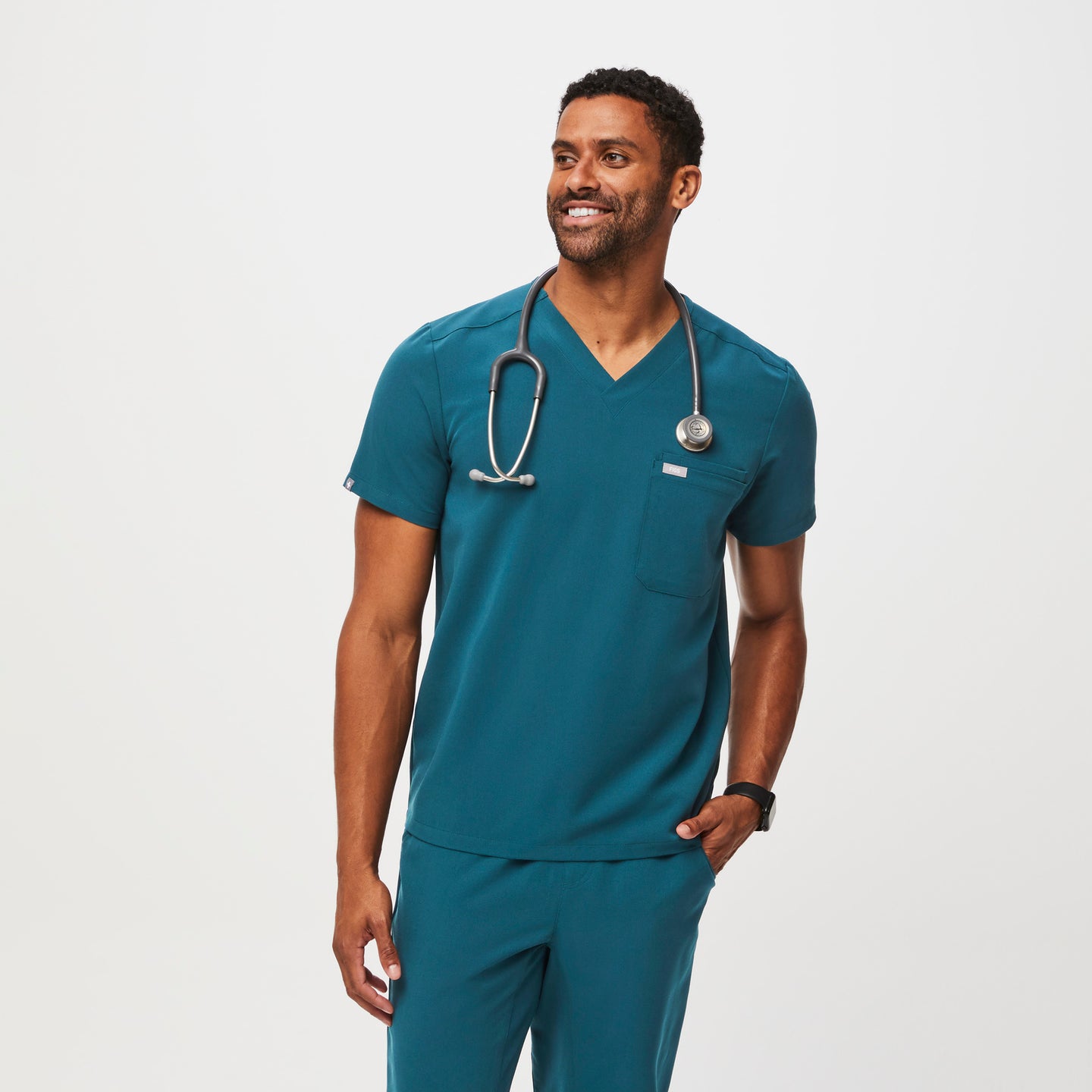 Men's Leon™ Three-Pocket Scrub Top - Caribbean Blue · FIGS