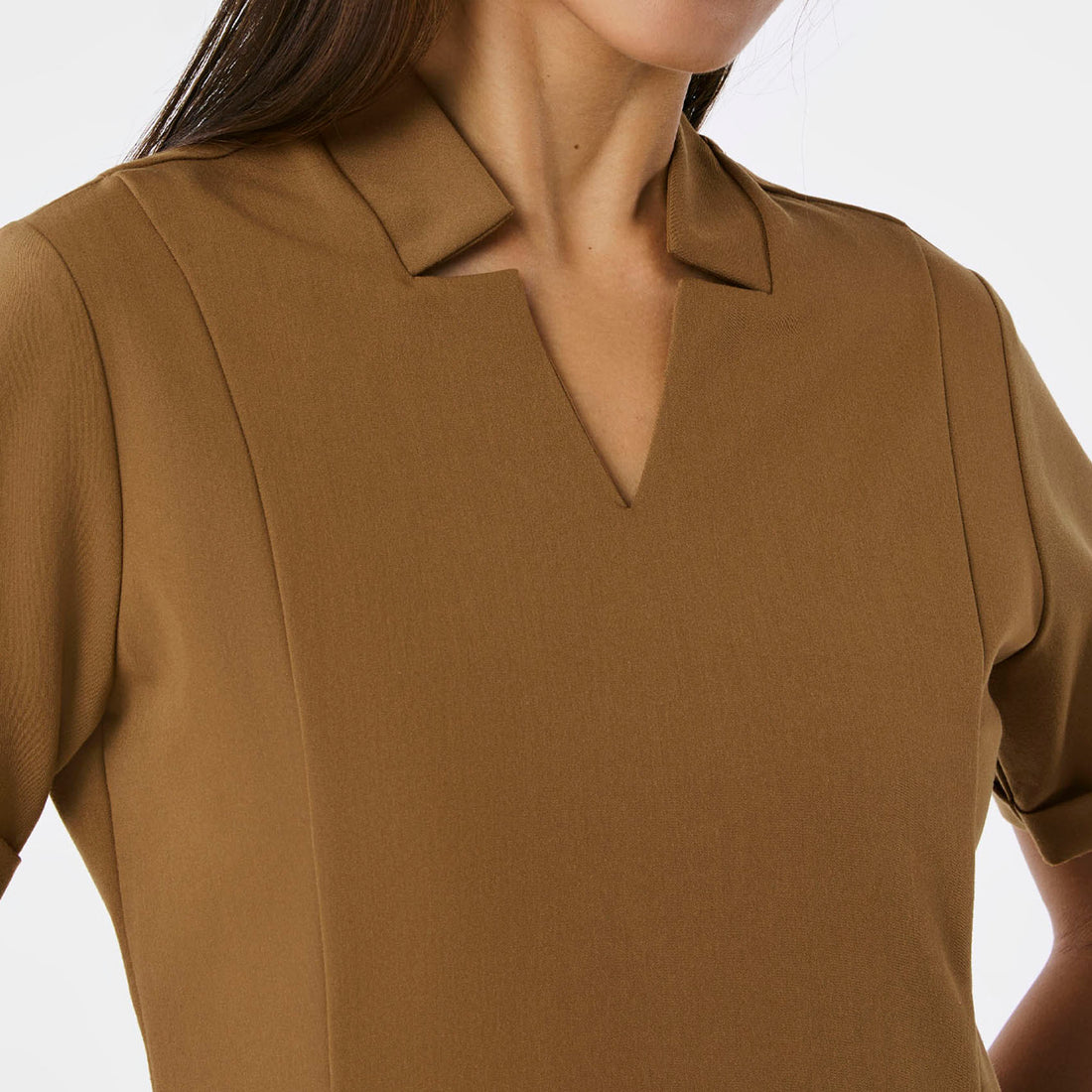 Women’s Inala Scrub Top - Earth · FIGS