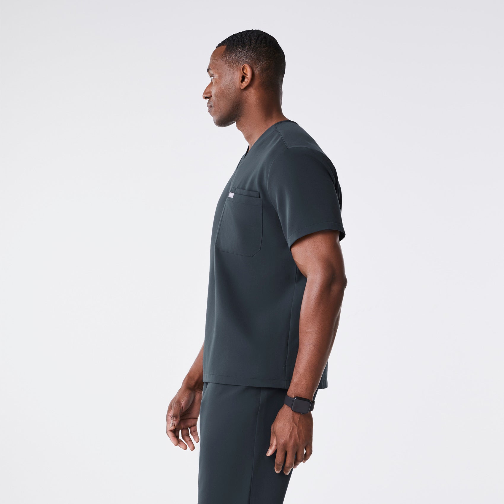 Men's Leon™ Three-Pocket Scrub Top - Dark Harbor · FIGS