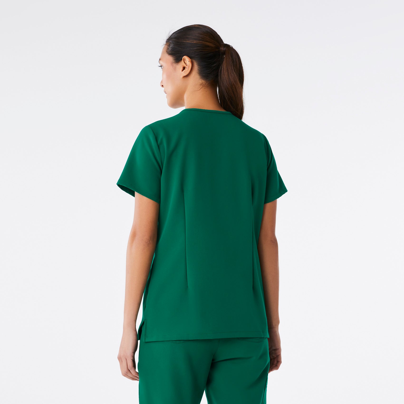 Women's Casma Three-Pocket Scrub Top™ - Hunter Green · FIGS