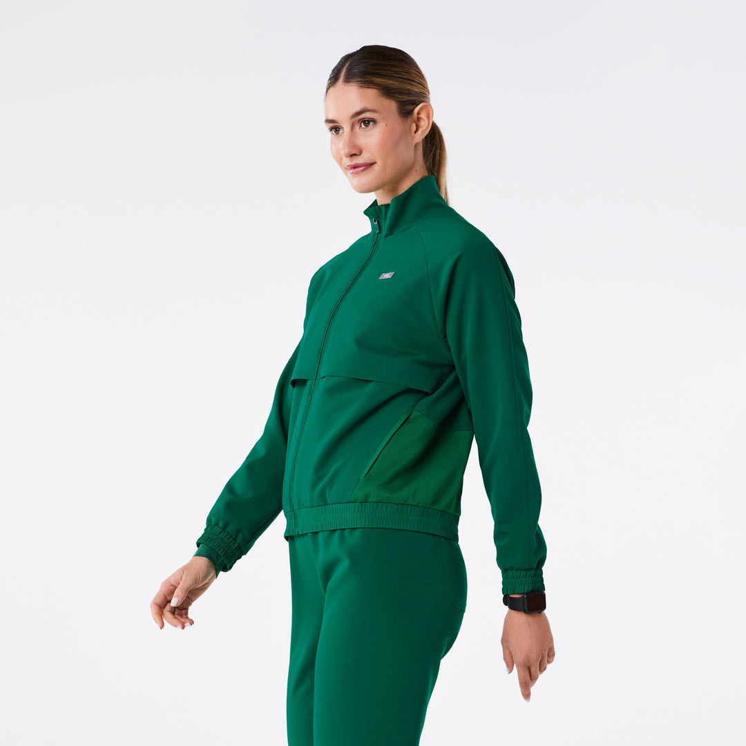 Women’s Sydney Scrub Jacket - Hunter Green · FIGS
