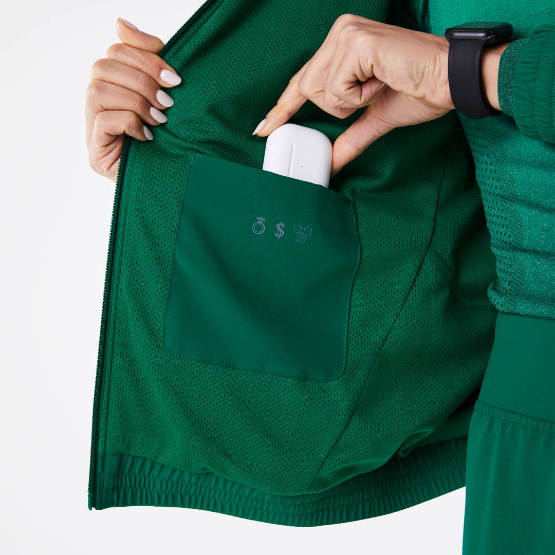 Women’s Sydney Scrub Jacket - Hunter Green · FIGS