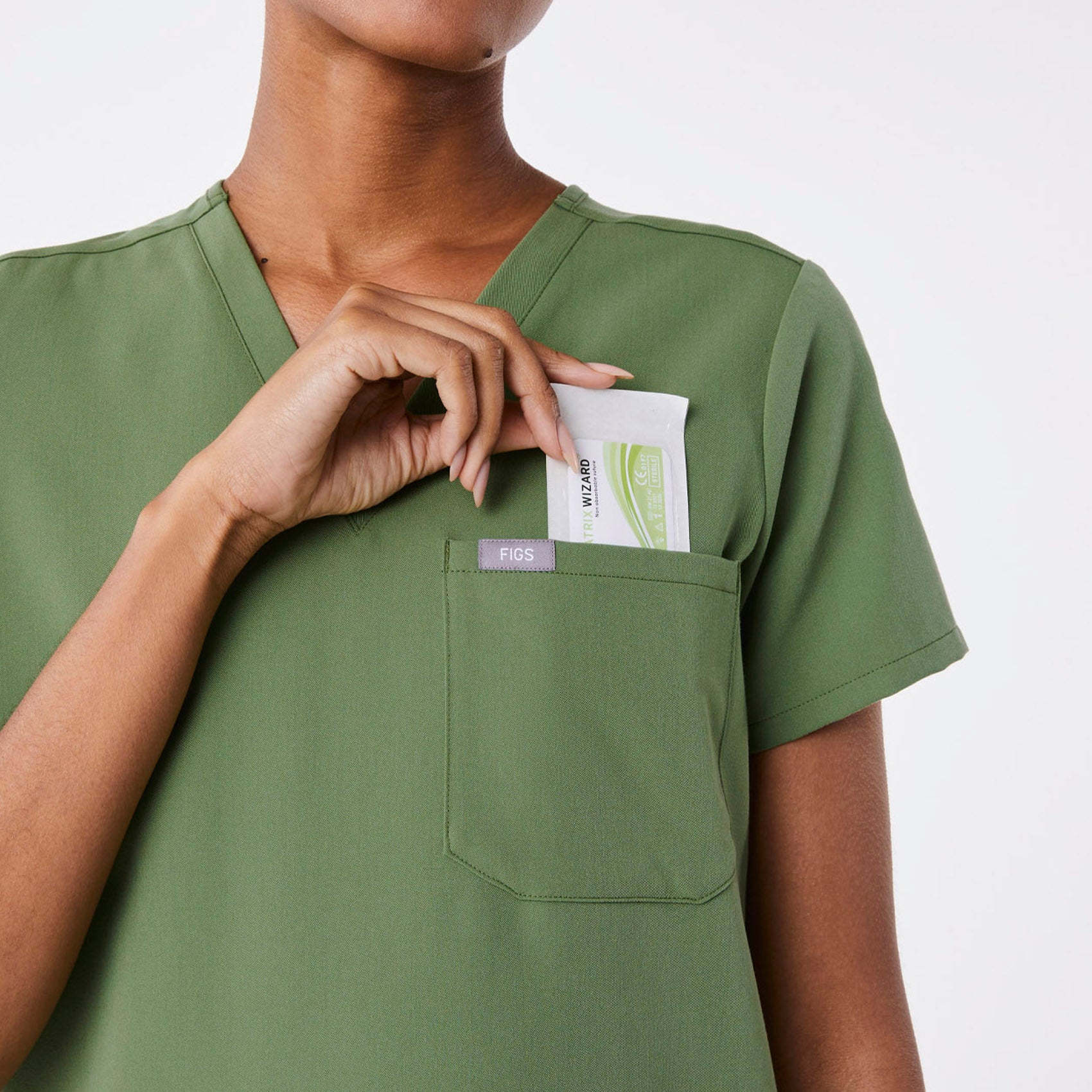 Women's Catarina One-Pocket Scrub Top™ - Fern · FIGS