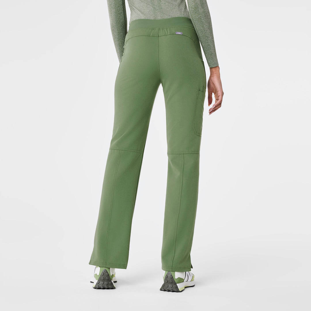 Women's Kade Cargo Scrub Pants™ - Fern · FIGS