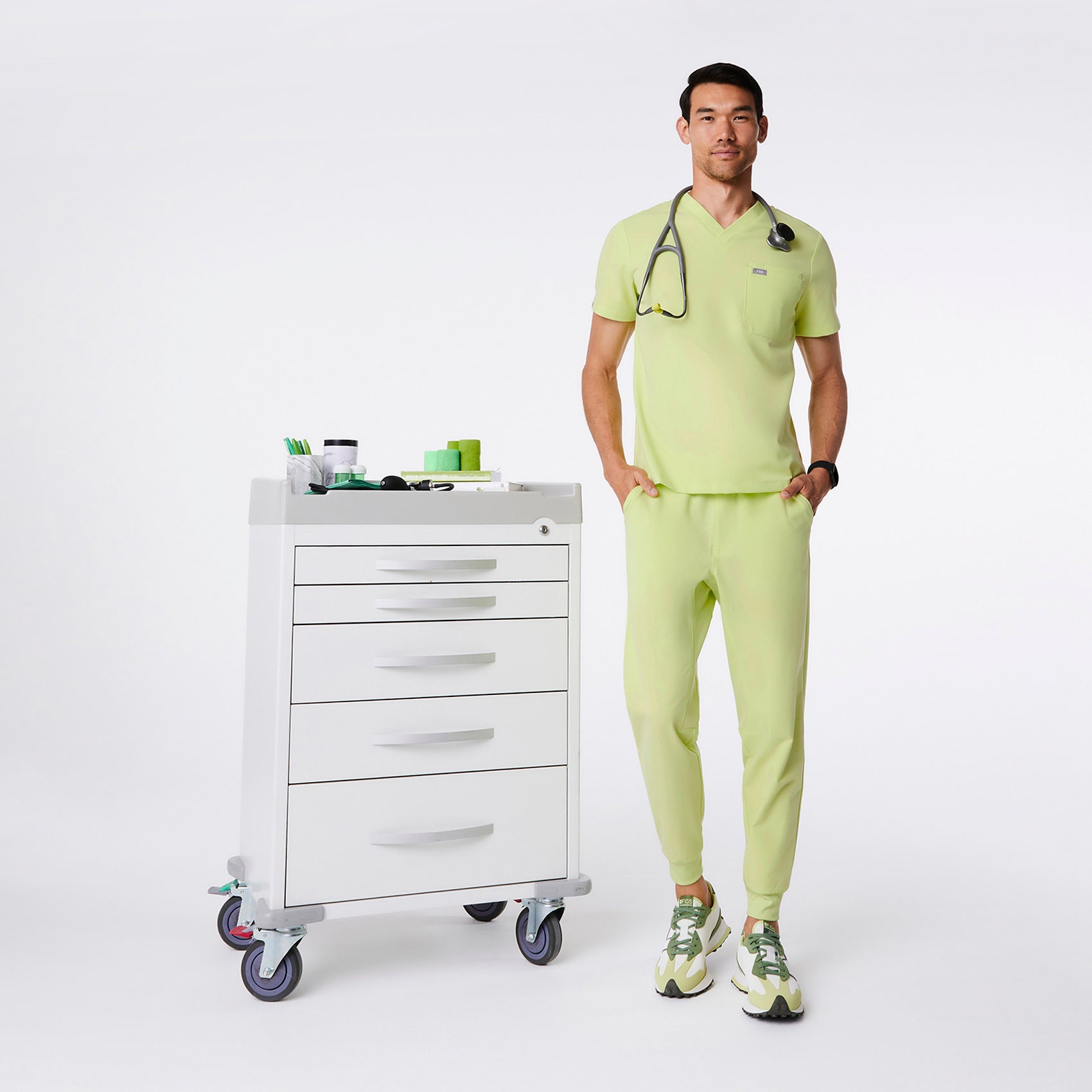 Men's Leon™ Three-Pocket Scrub Top - Sea Mist · FIGS