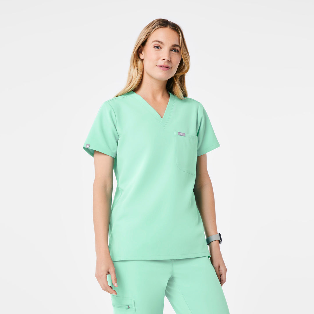 Women's Scrubs - Premium Medical Uniforms & Apparel · FIGS