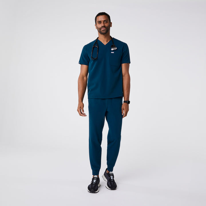 Men's Leon™ Three-Pocket Scrub Top - Deep Reef · FIGS