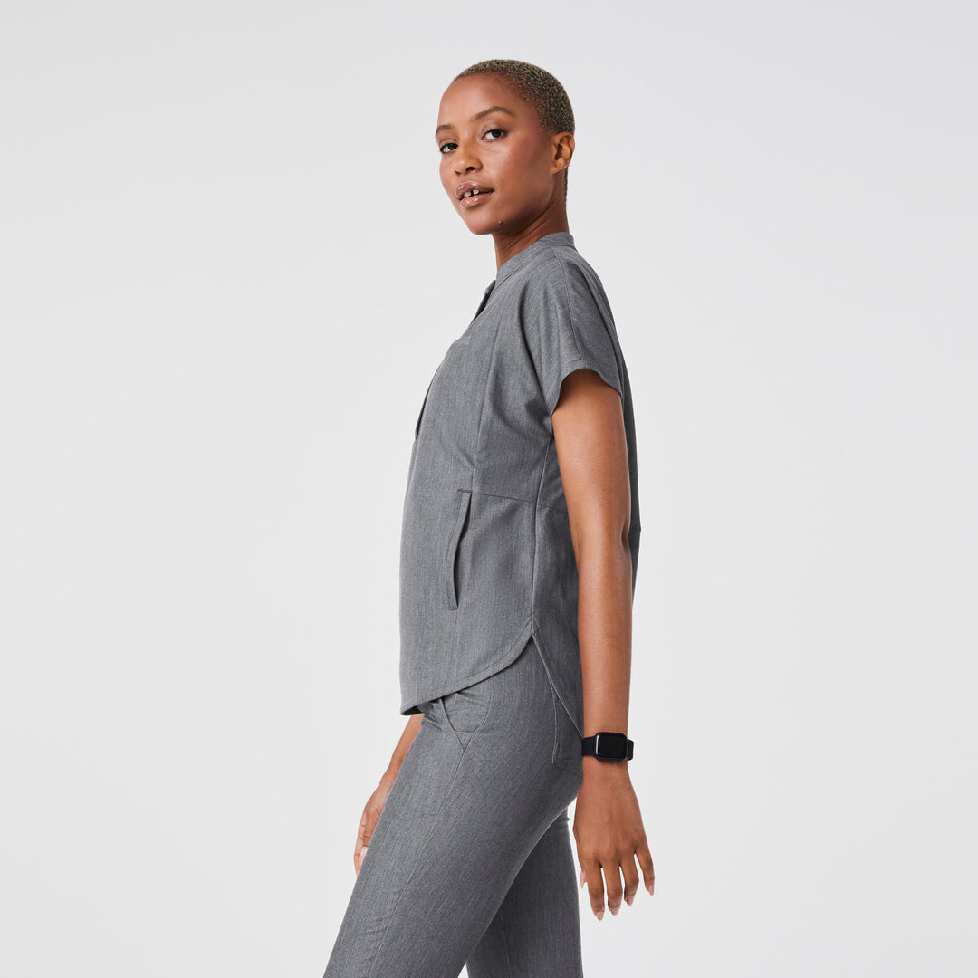 Women's Montex Classic Scrub Top - Graphite · FIGS
