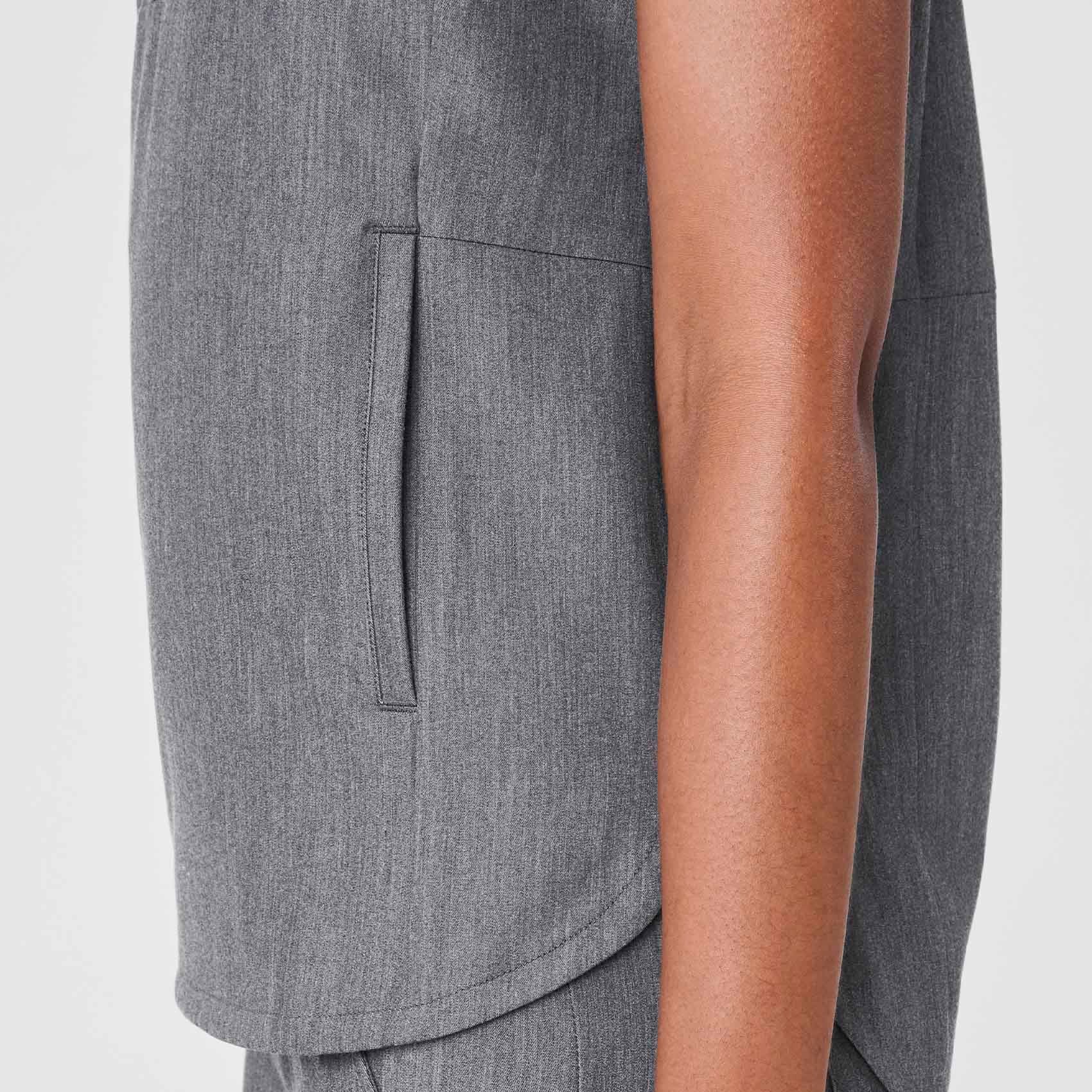 Women's Montex Classic Scrub Top - Graphite · FIGS
