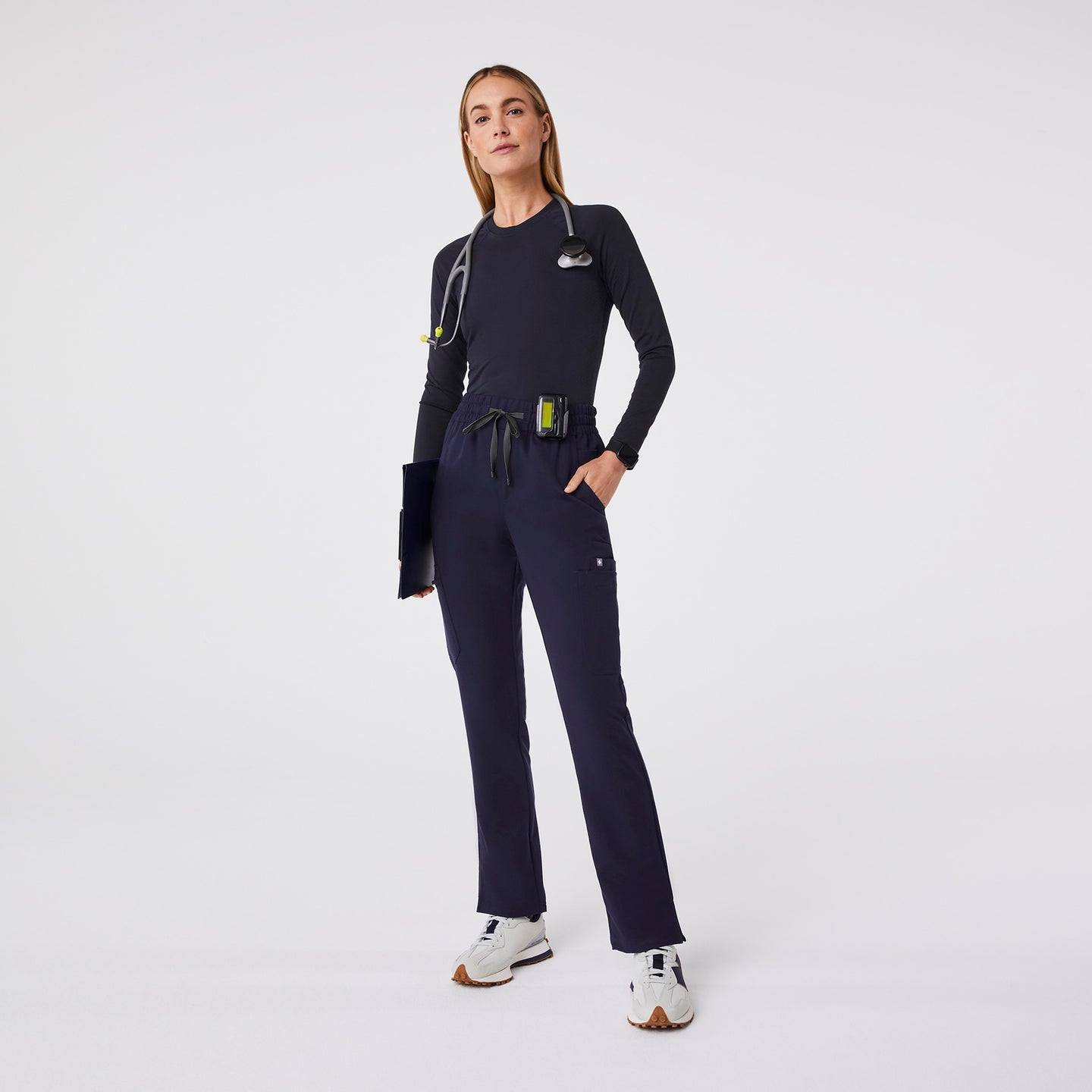 Women’s High Waisted Dowa Scrub Pants - Navy · FIGS