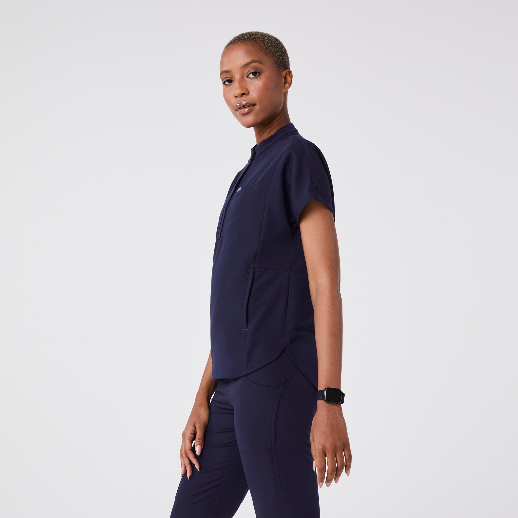 Women's Montex Classic Scrub Top - Navy · FIGS