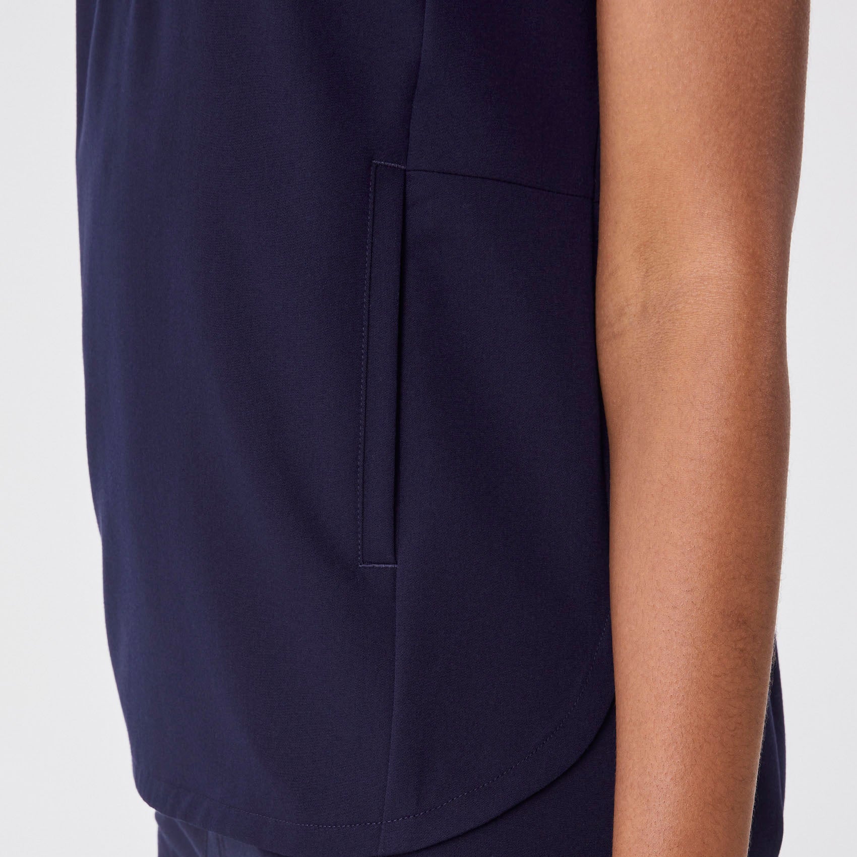 Women's Montex Classic Scrub Top - Navy · FIGS