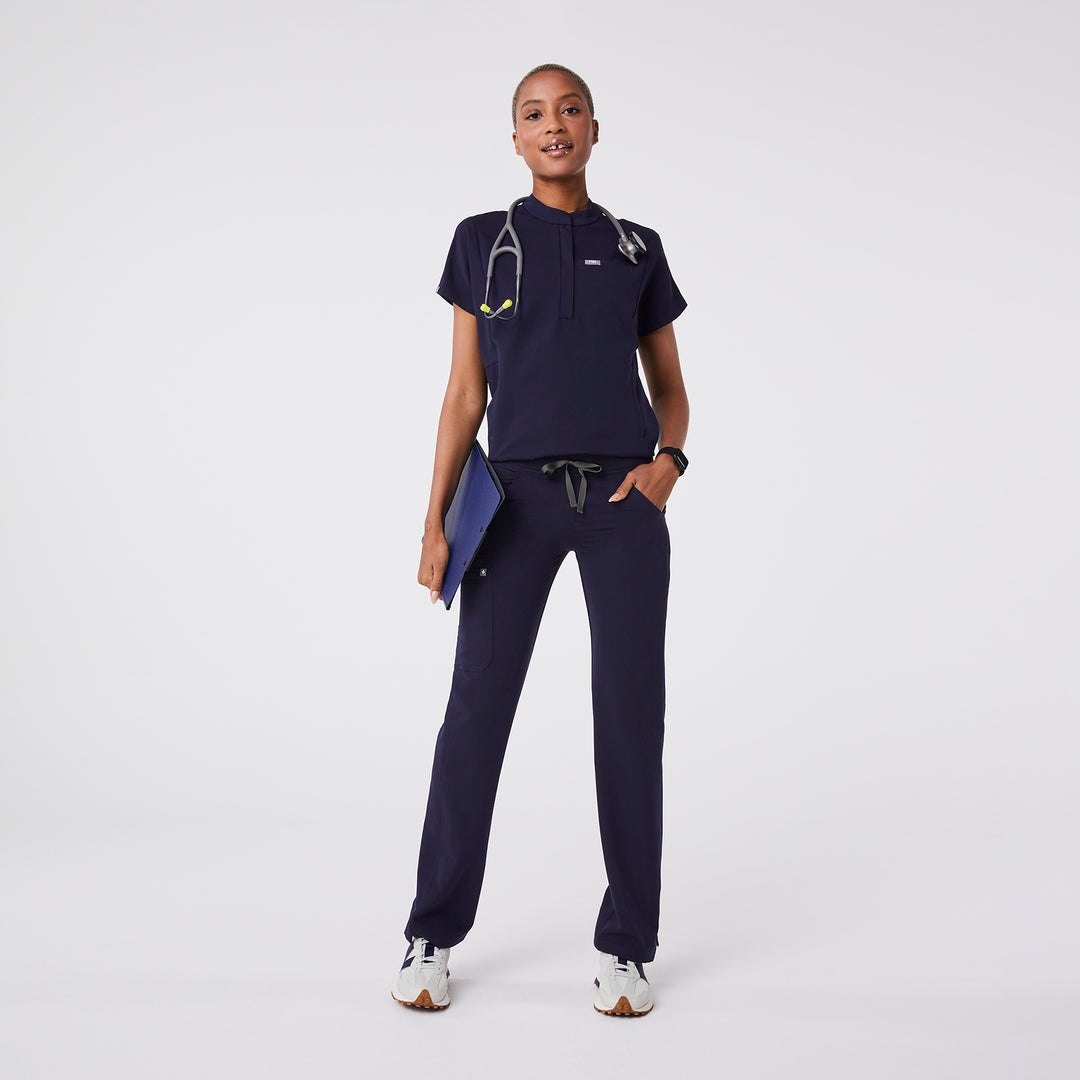 Women's Montex Classic Scrub Top - Navy · FIGS