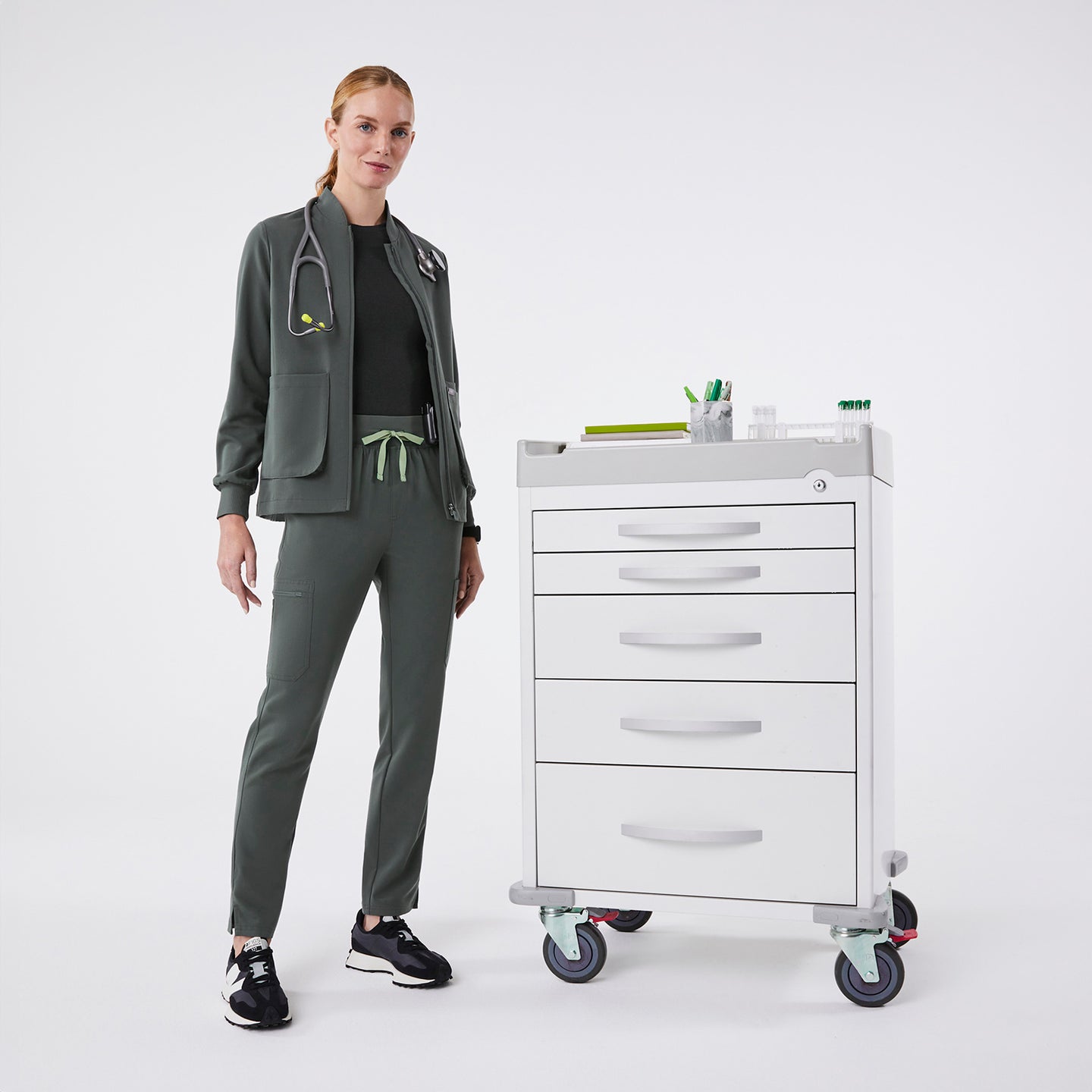 Women's Sebina Scrub Jacket - Bonsai · FIGS