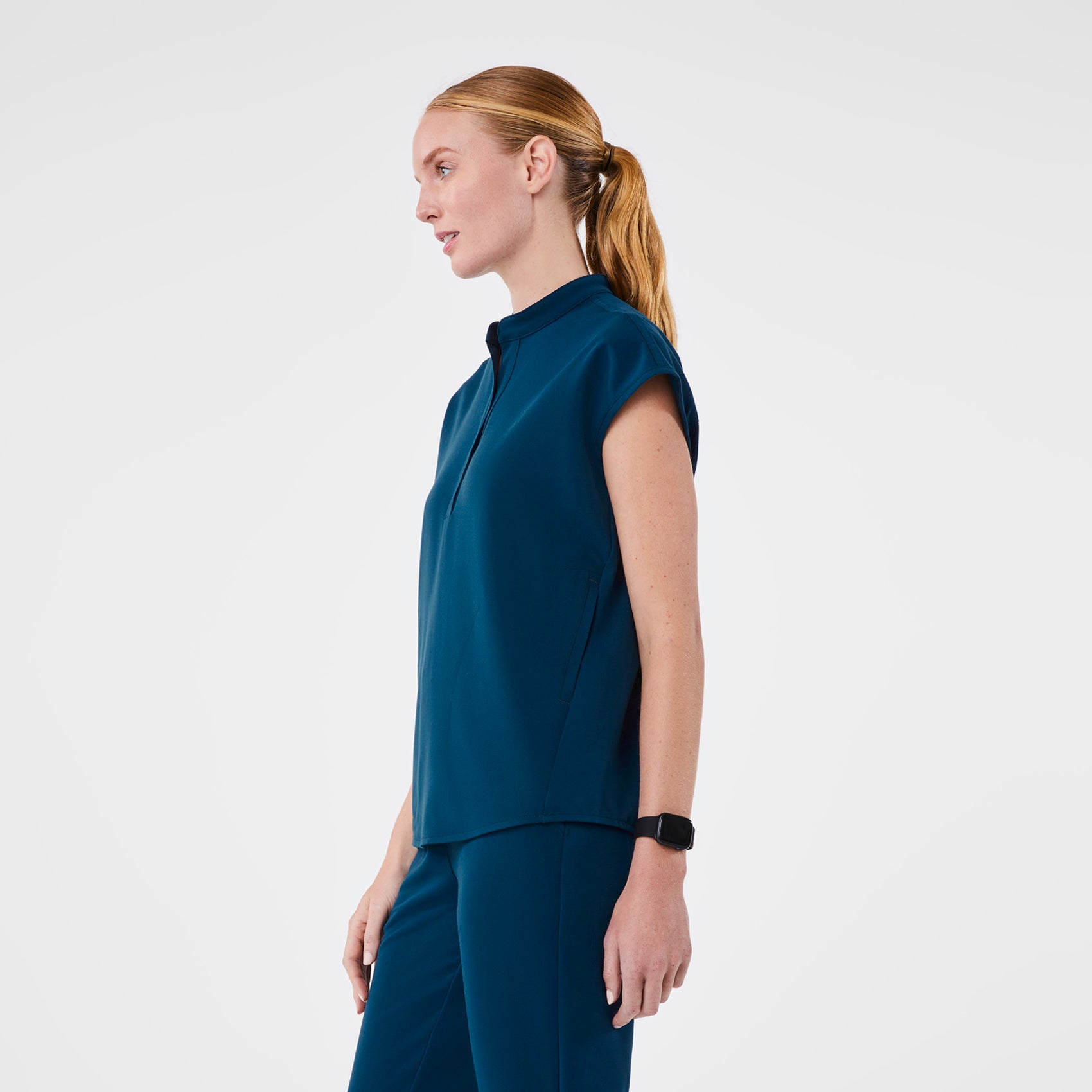 Women's Rafaela Oversized Scrub Top™ - Deep Reef · FIGS