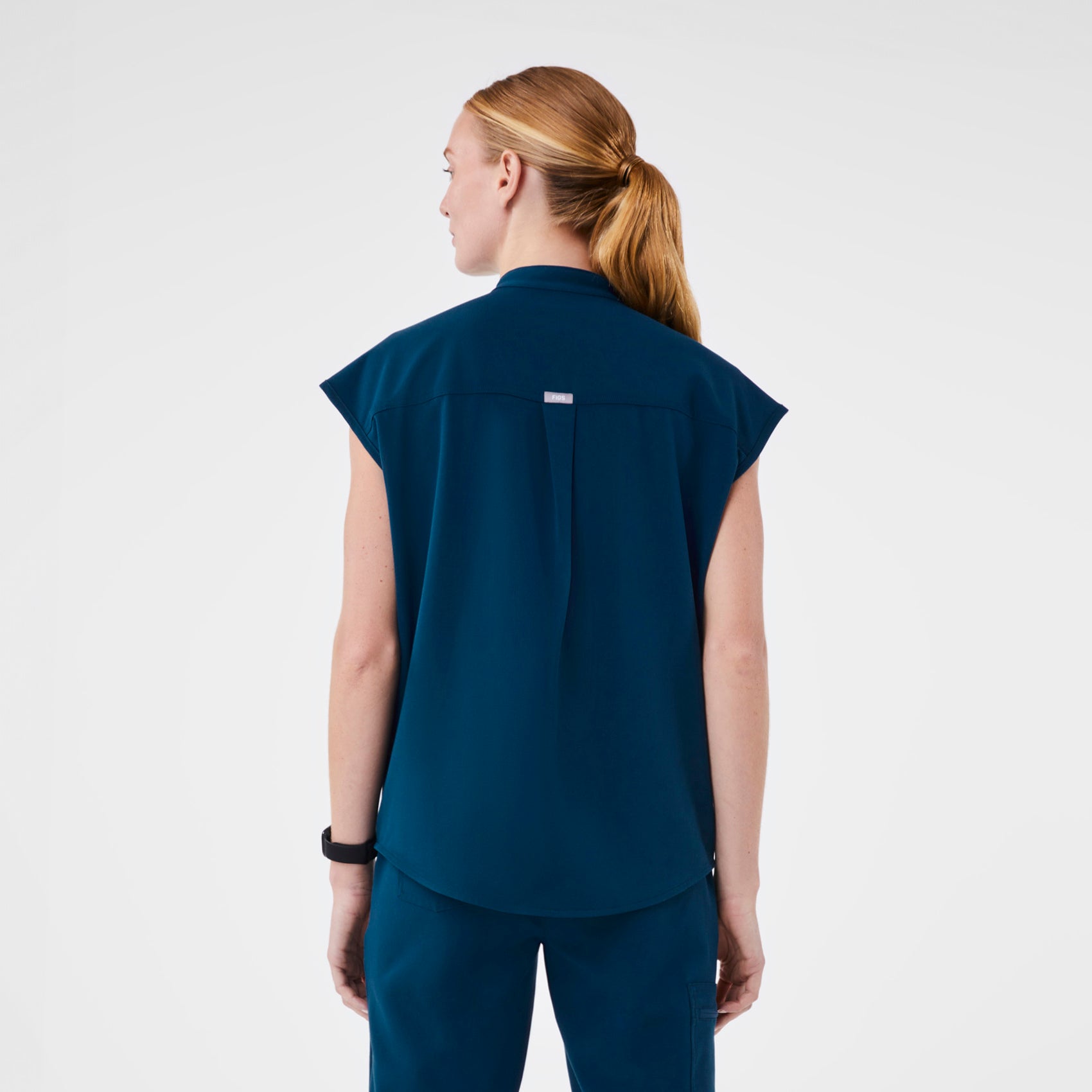 Women's Rafaela Oversized Scrub Top™ - Deep Reef · FIGS