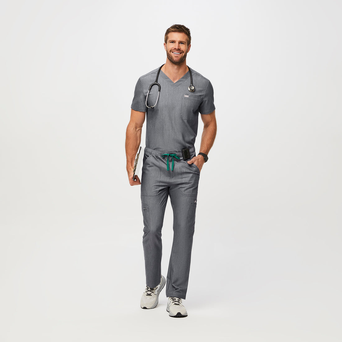Men's Cairo Cargo Scrub Pants™ - Graphite · FIGS
