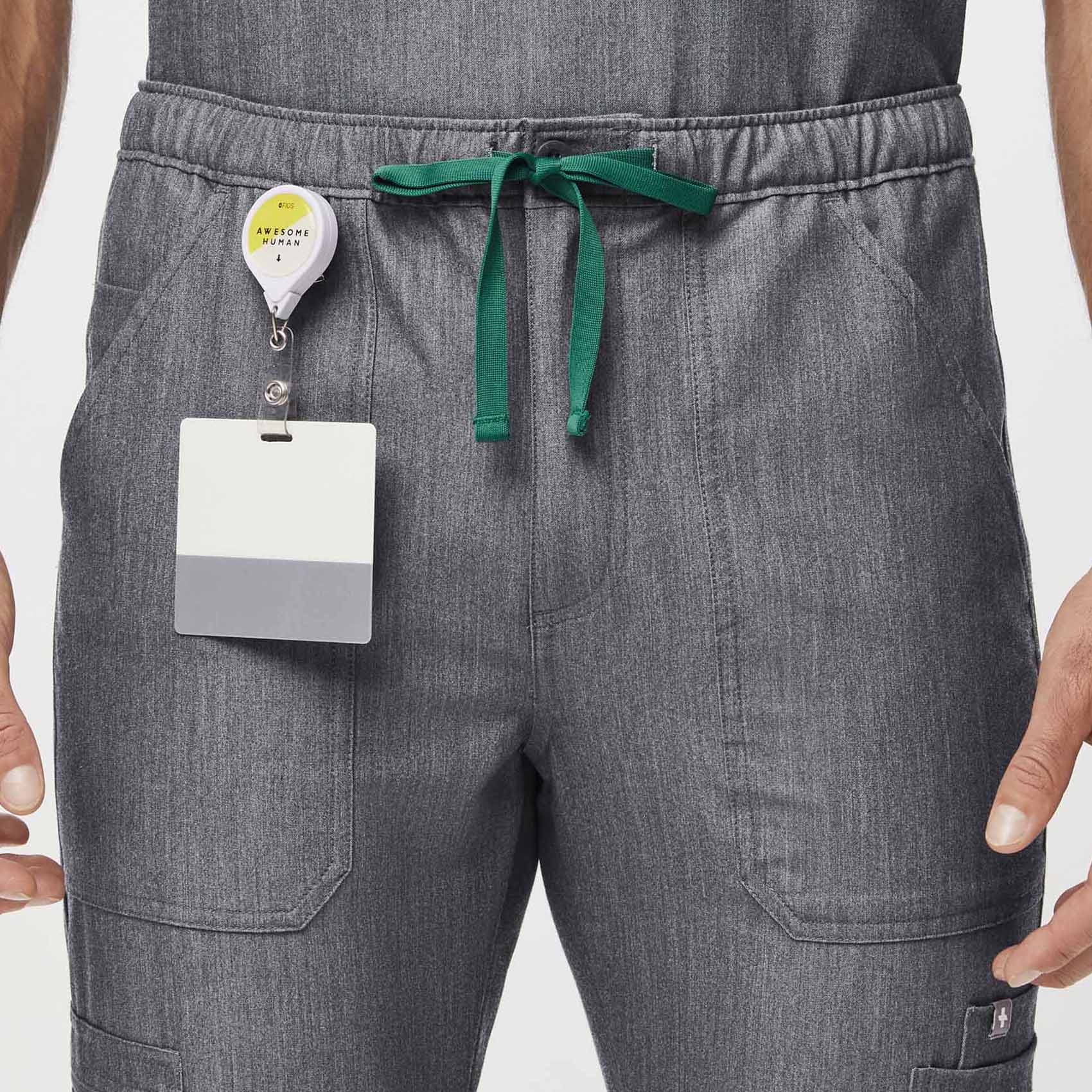 Men's Cairo Cargo Scrub Pants™ - Graphite · FIGS