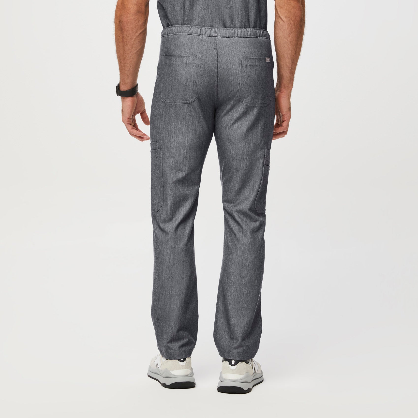 Men's Cairo Cargo Scrub Pants™ - Graphite · FIGS