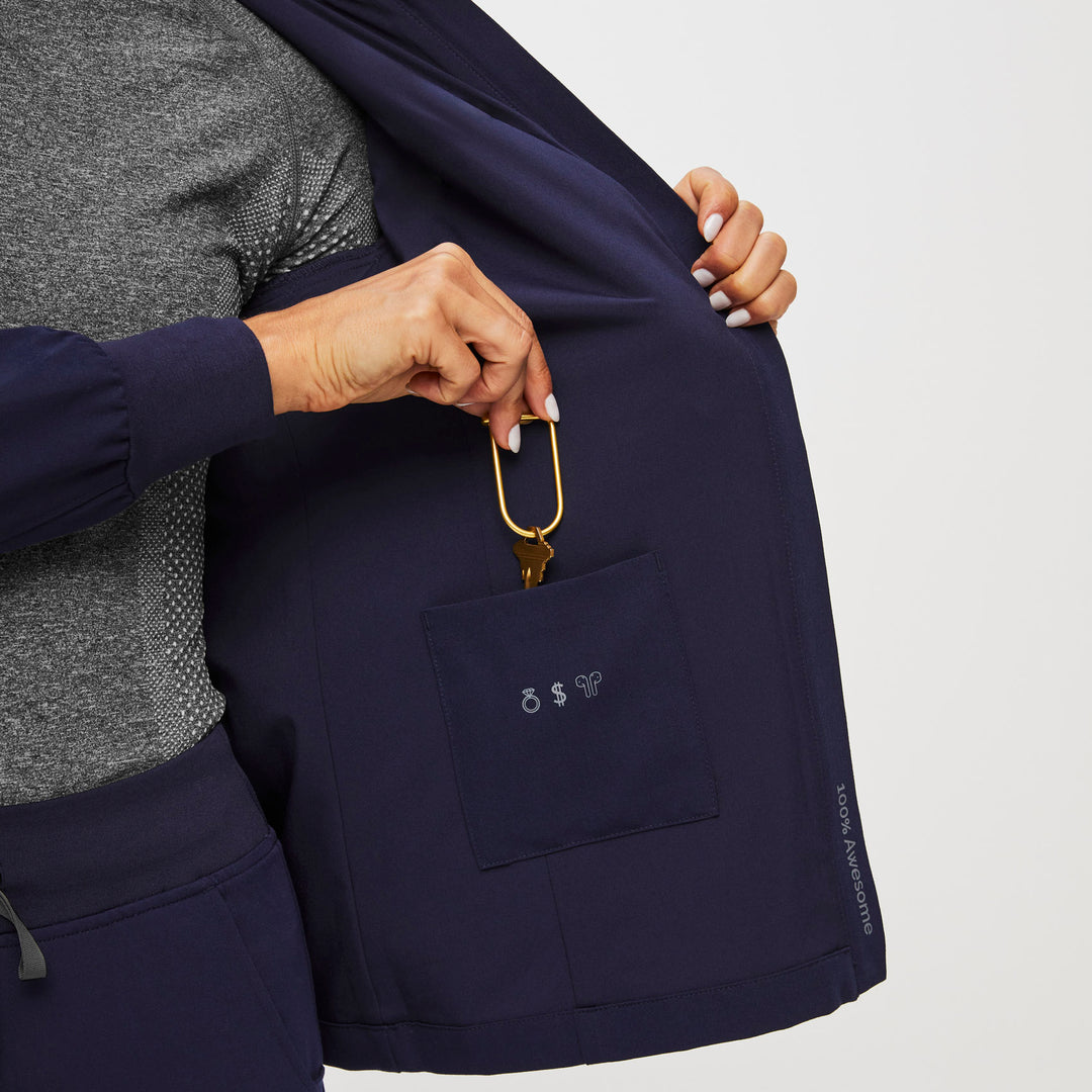 Women's Sebina Scrub Jacket - Navy · FIGS