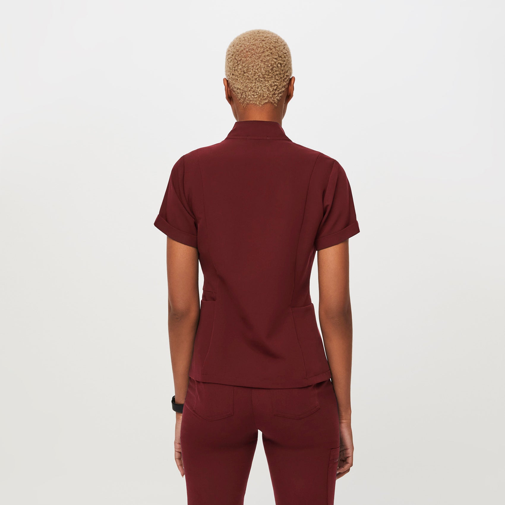 Women’s Inala Scrub Top - Burgundy · FIGS