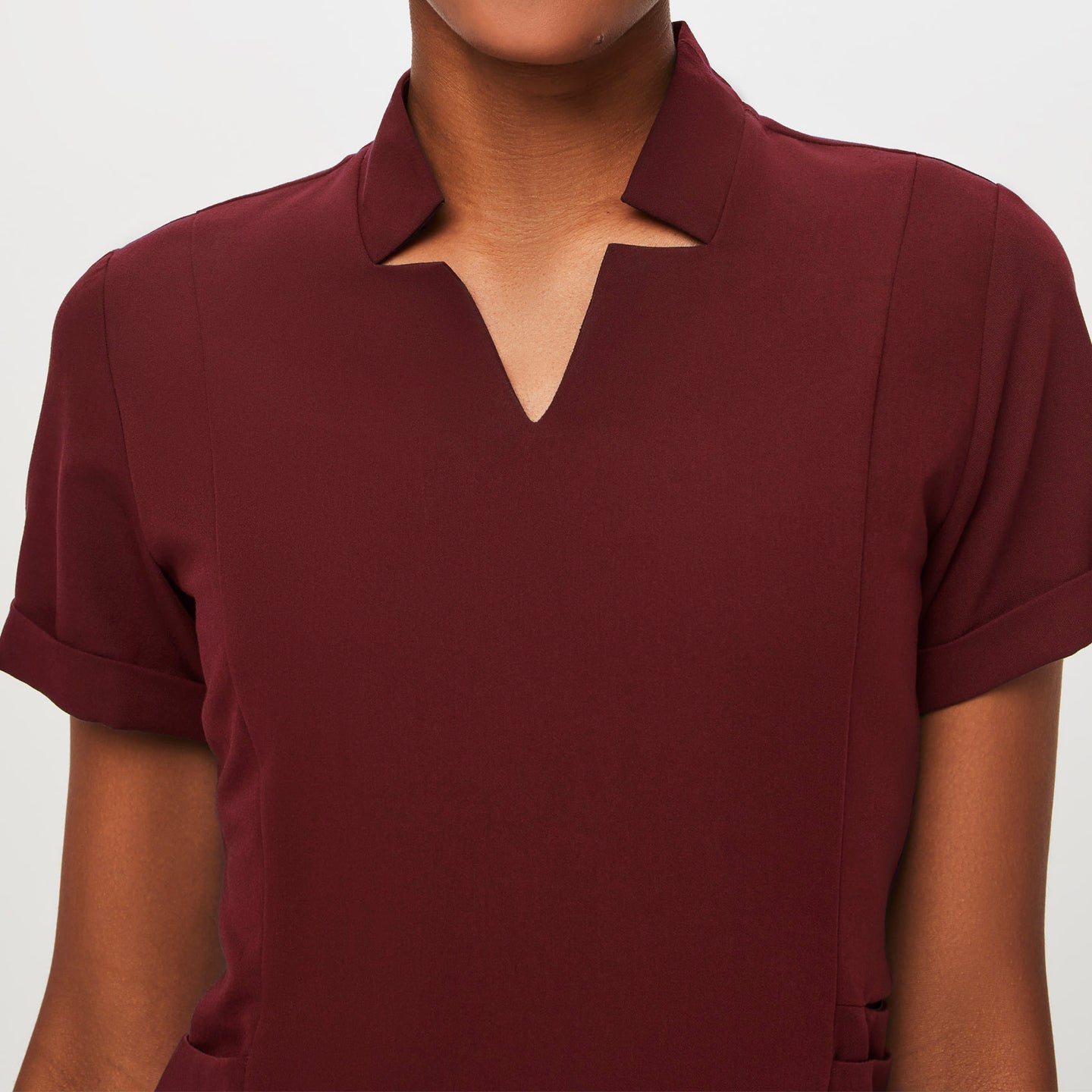 Women’s Inala Scrub Top - Burgundy · FIGS