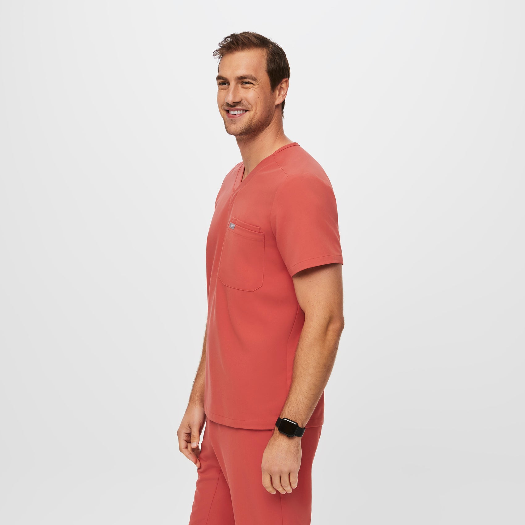 Men's Leon™ Three-Pocket Scrub Top - Clay · FIGS