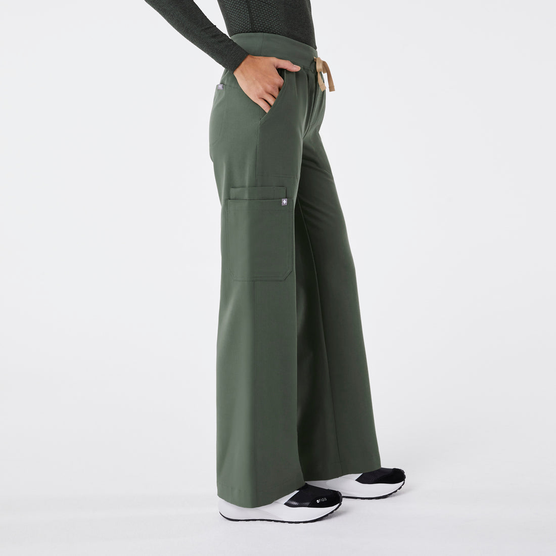 Women’s High Waisted Isabel Wide Leg Scrub Pants - Moss · FIGS