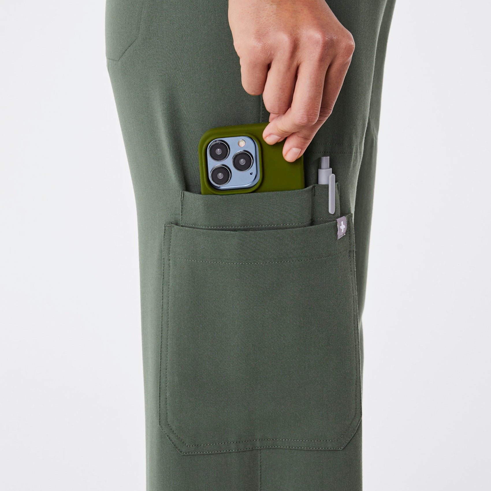 Women’s High Waisted Isabel Wide Leg Scrub Pants - Moss · FIGS