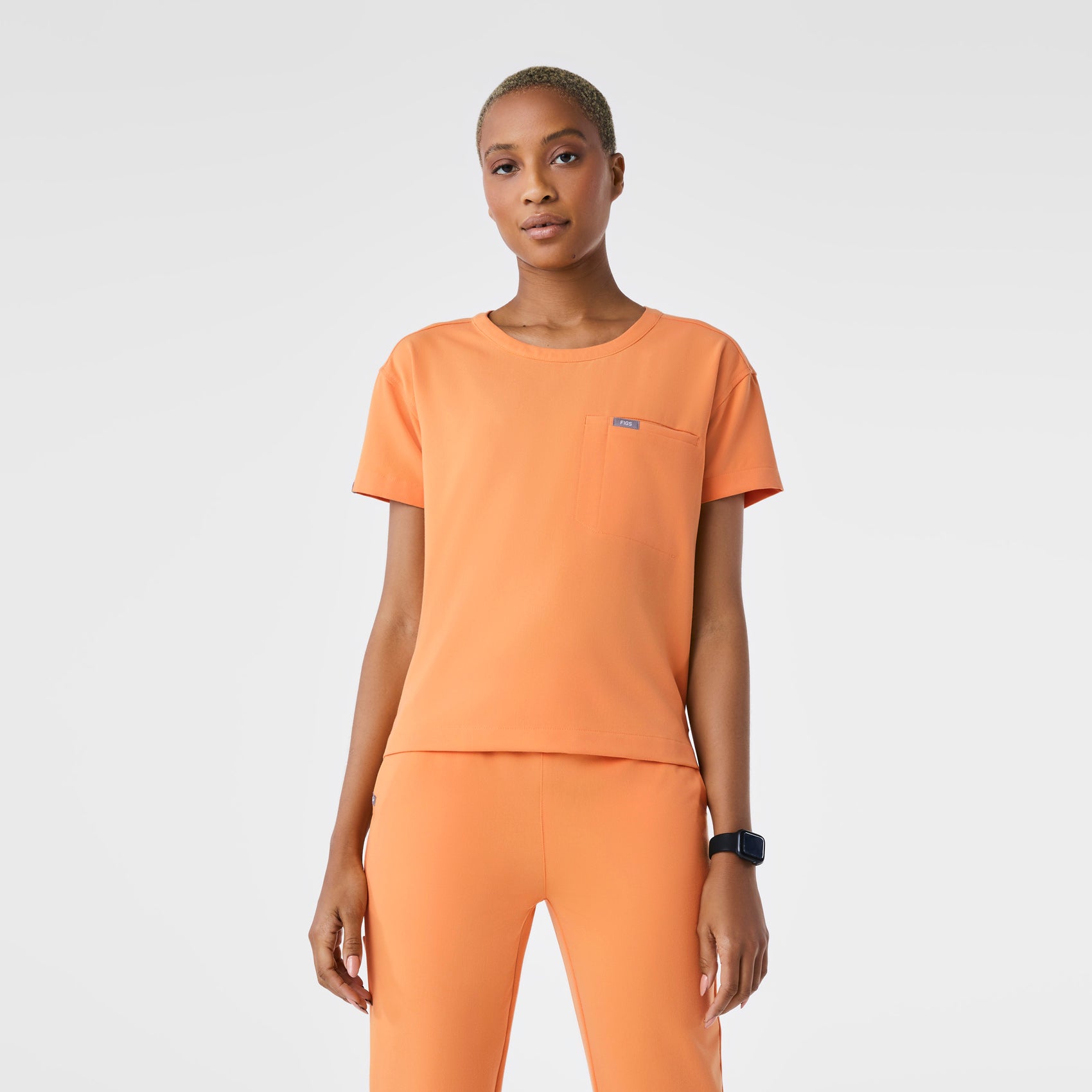 Women’s Cabral Relaxed Crewneck Scrub Top · FIGS
