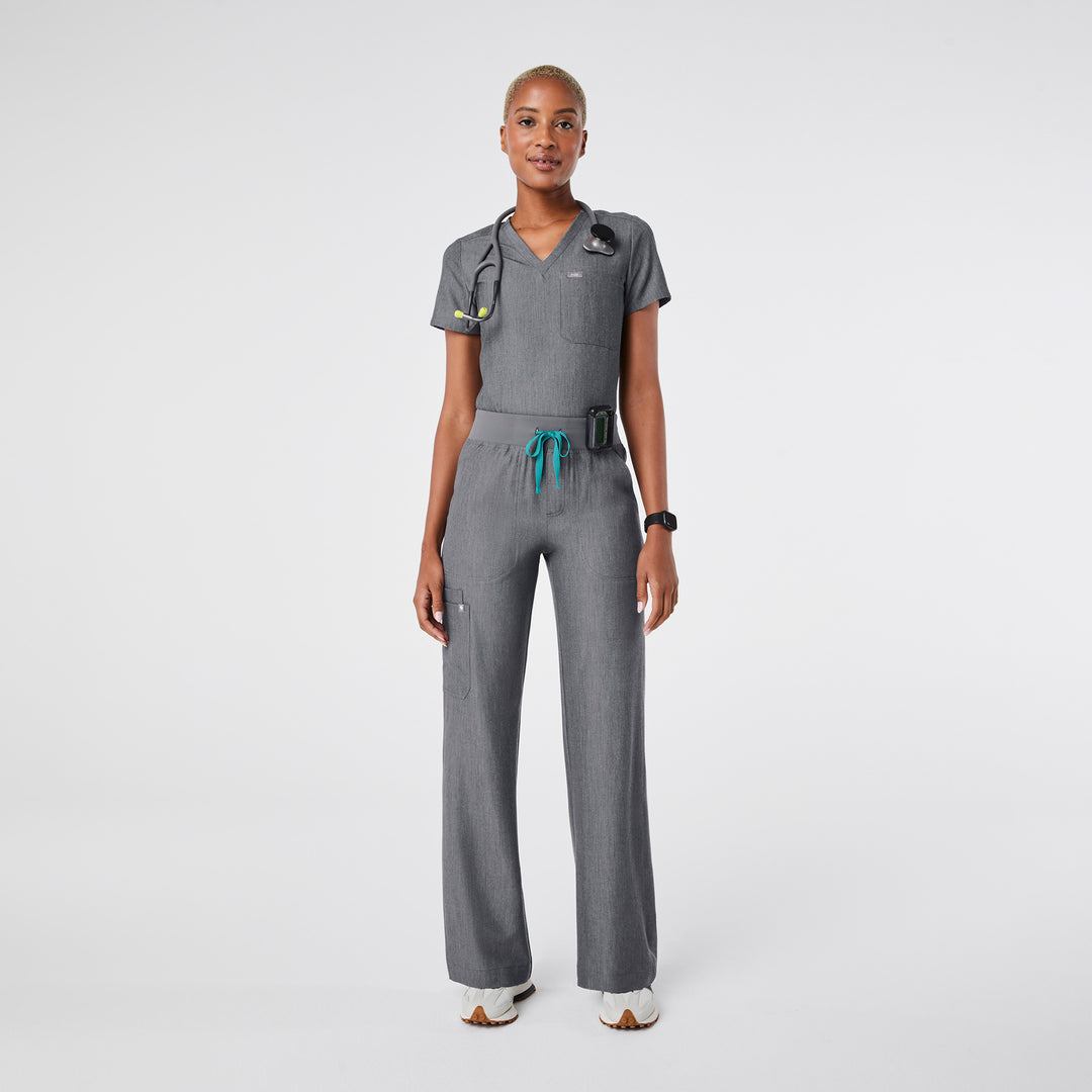 Women’s High Waisted Isabel Wide Leg Scrub Pants - Graphite · FIGS