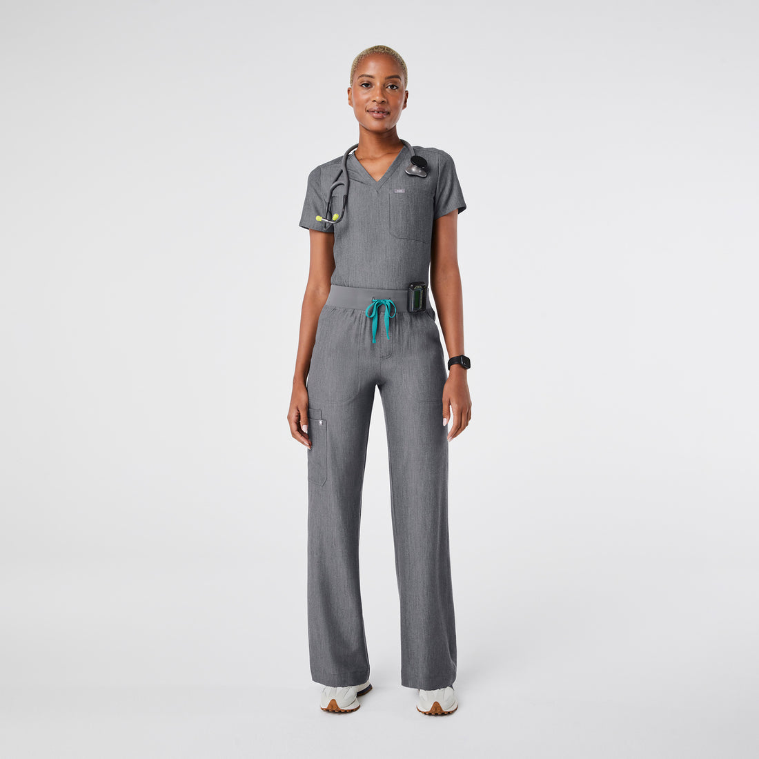 Women’s High Waisted Isabel Wide Leg Scrub Pants - Graphite · FIGS