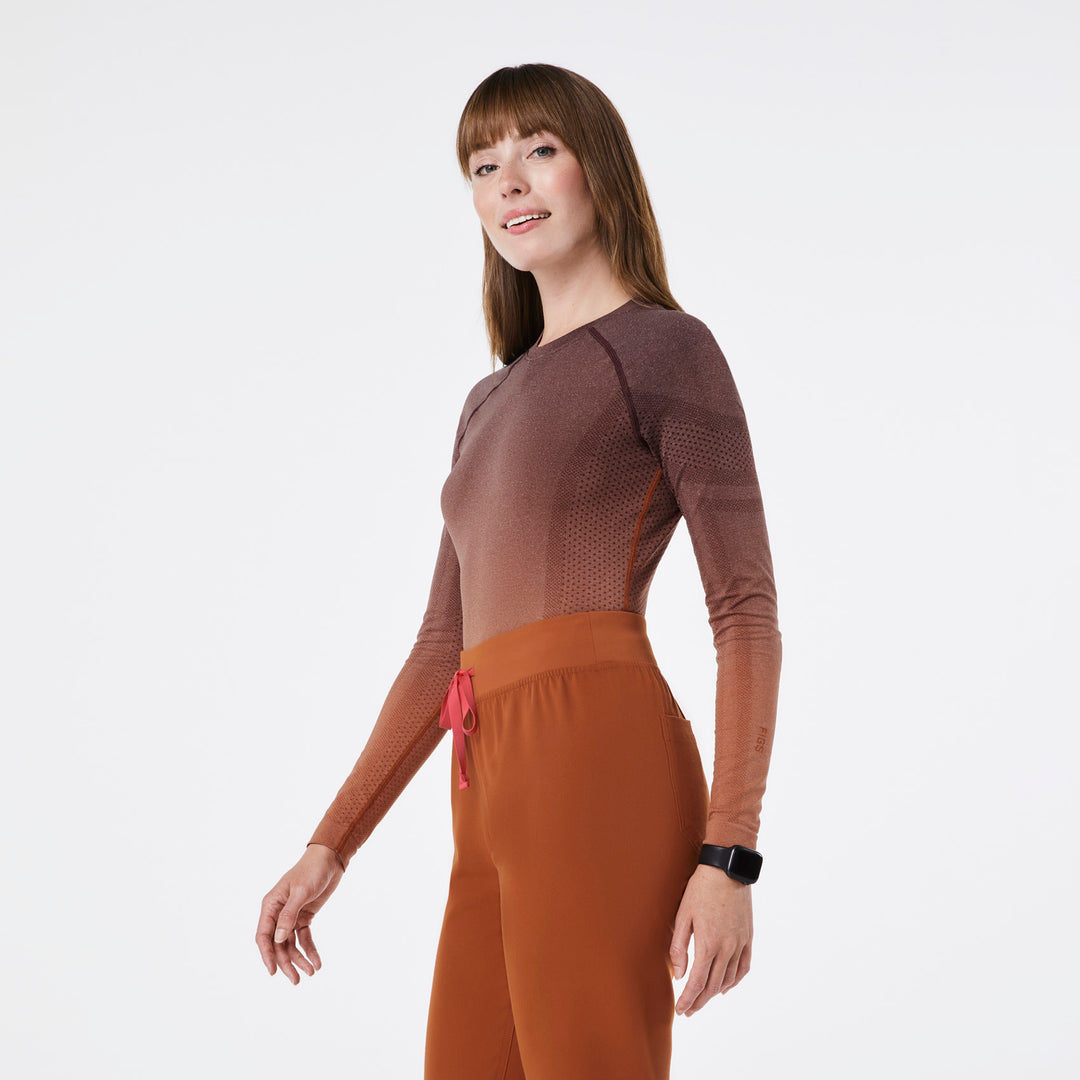 Women's Salta Seamless Longsleeve Underscrub - Ombre Espresso · FIGS