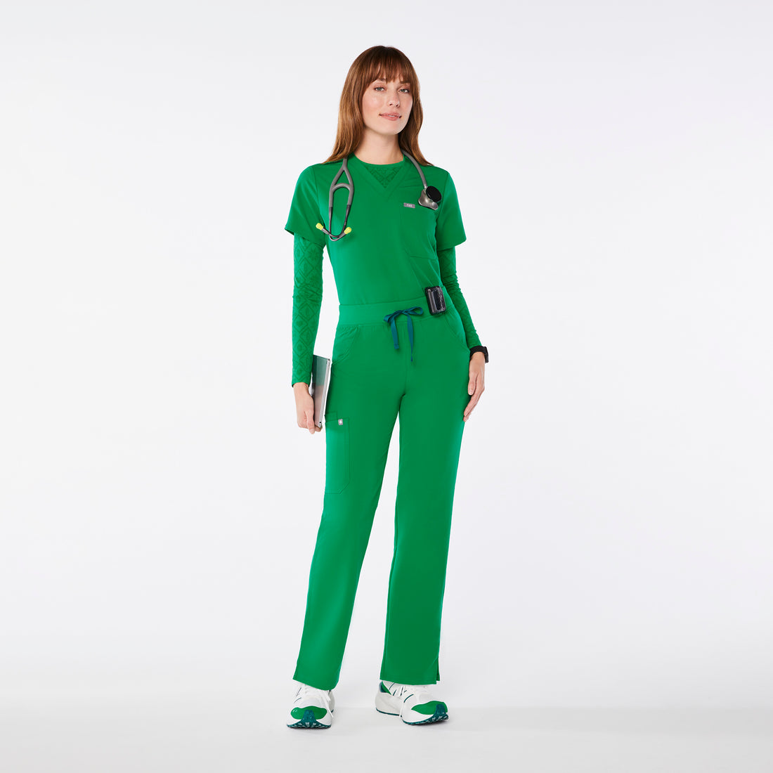 Women's Kade Cargo Scrub Pants - Evergreen · FIGS