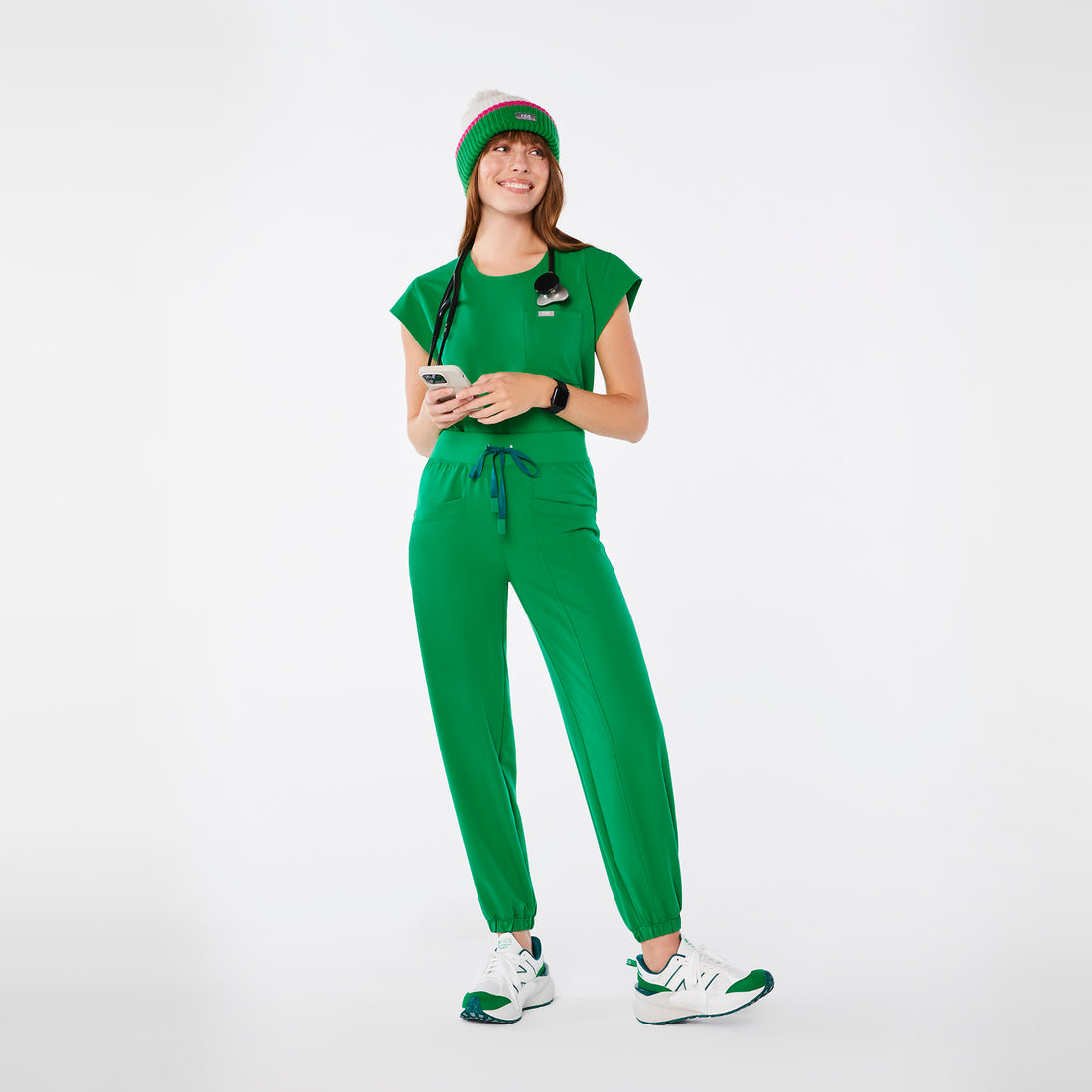 Women’s High Waisted Rio Relaxed Jogger Scrub Pants - Evergreen · FIGS
