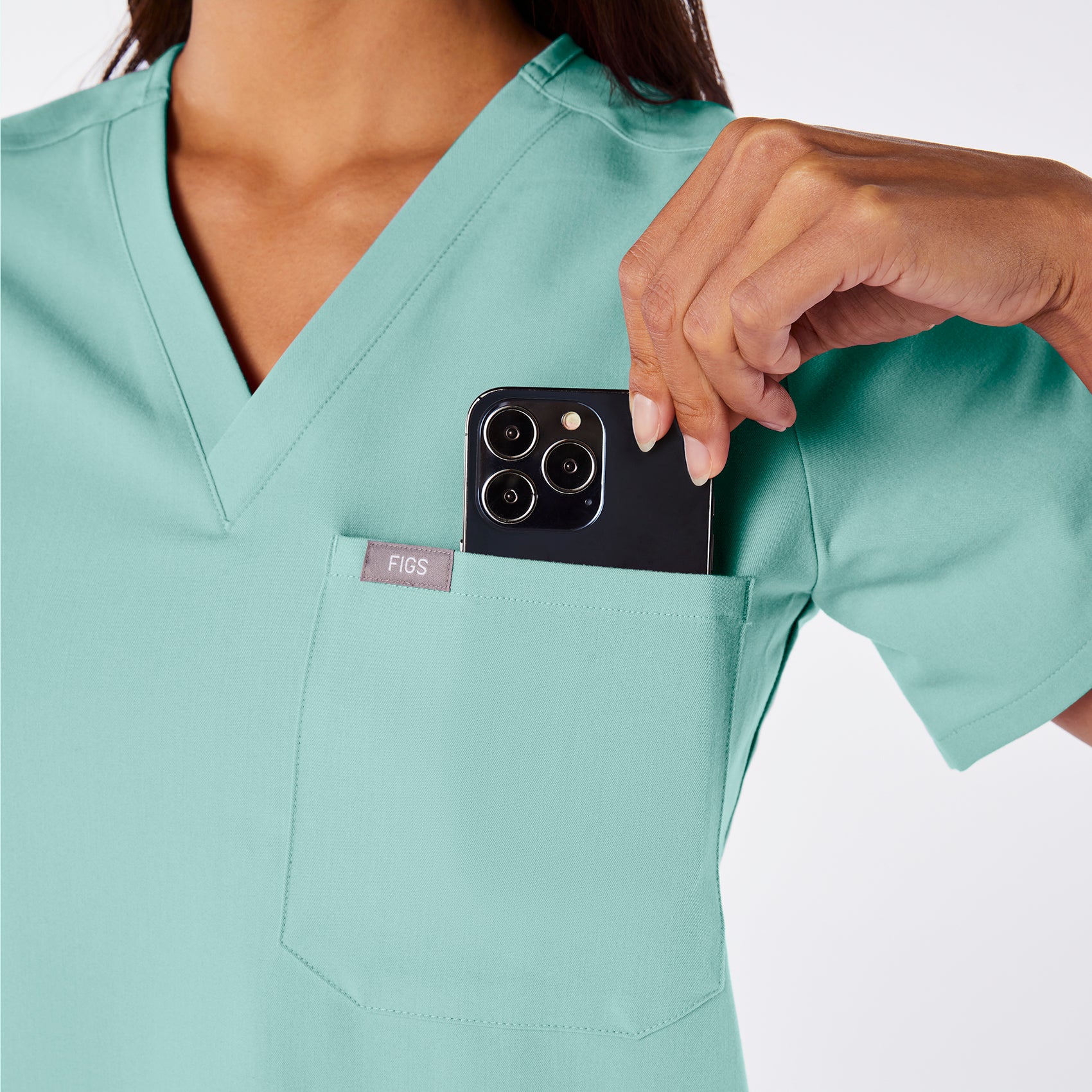 Women's Catarina One-Pocket Scrub Top™ - Seaglass · FIGS