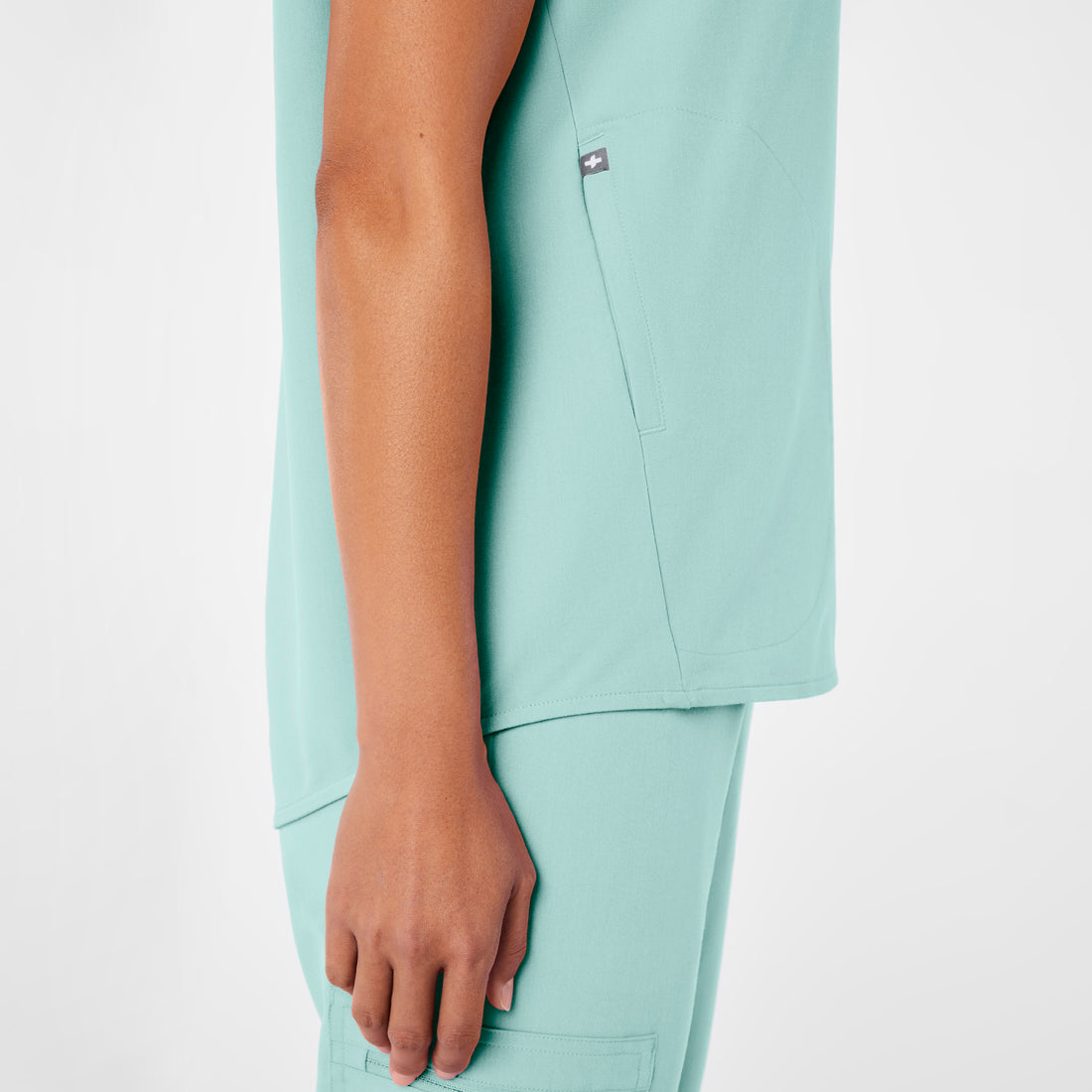 Women's Rafaela Oversized Scrub Top™ - Seaglass · FIGS