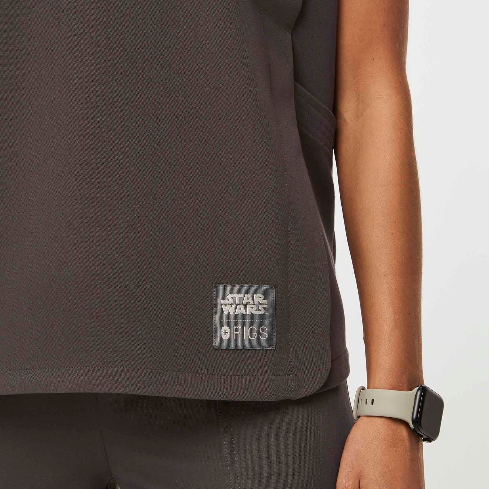 Women’s Bo-Katan Pleated Scrub Top™ - Nevarro · FIGS