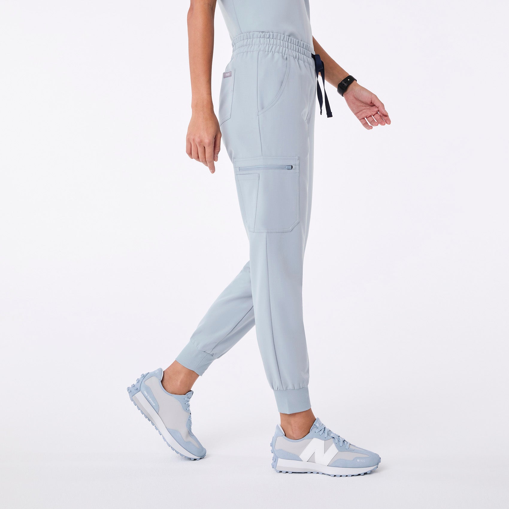 Women’s Uman Relaxed Jogger Scrub Pants - Dusty Blue · FIGS