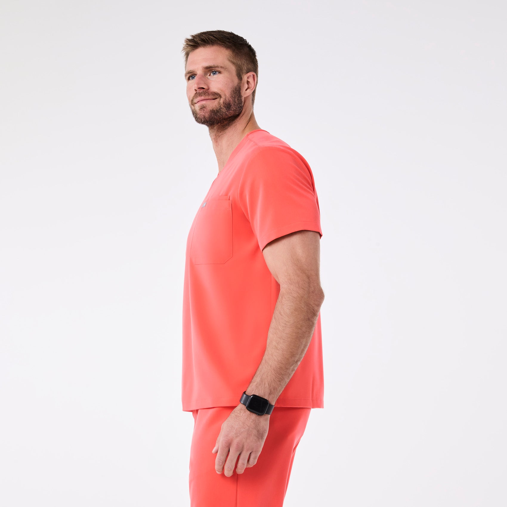 Men's Leon™ Three-Pocket Scrub Top - Fireside · FIGS
