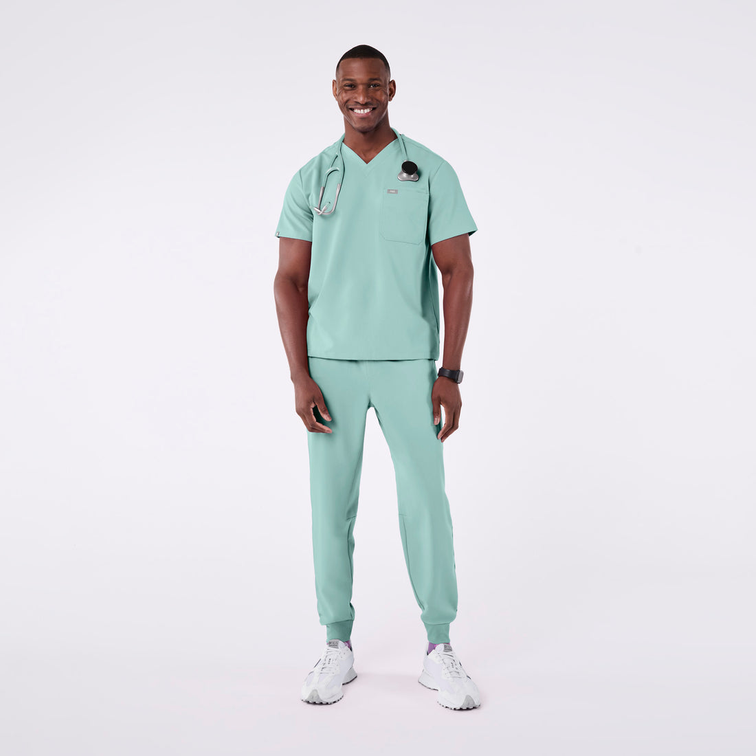 Men's Leon™ Three-Pocket Scrub Top - Seaglass · FIGS