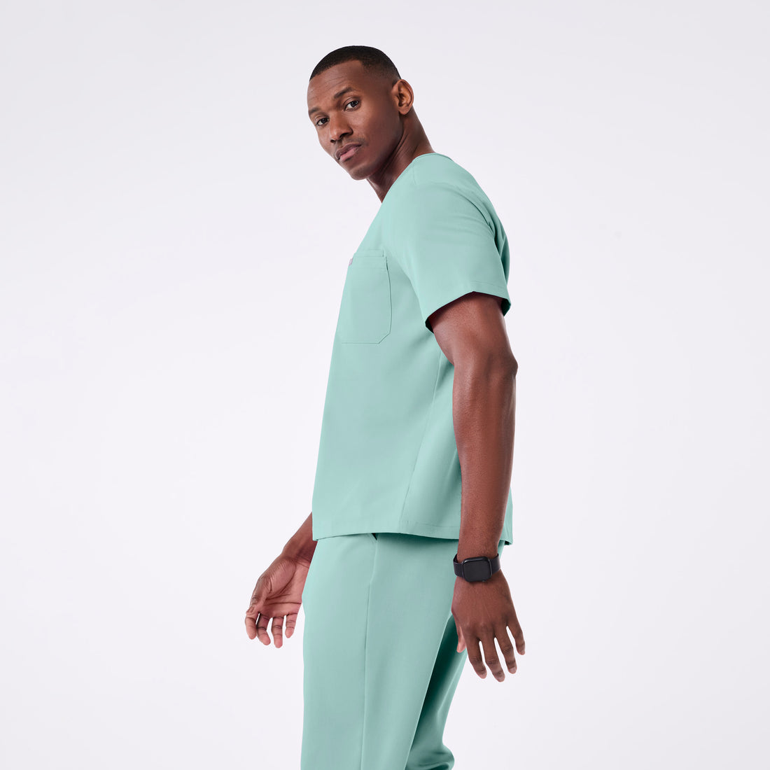 Men's Leon™ Three-Pocket Scrub Top - Seaglass · FIGS