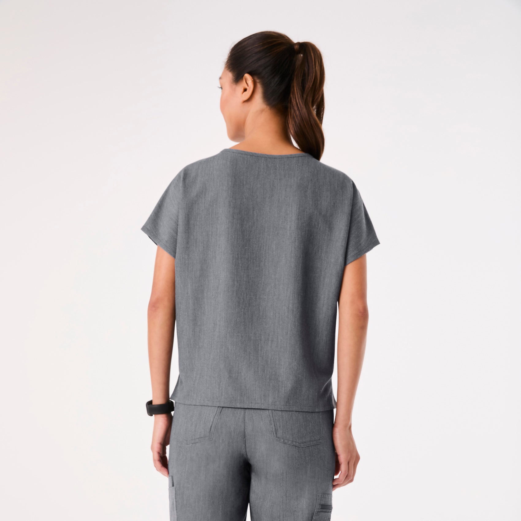 Womens Arua Relaxed Scrub Top - Graphite · FIGS