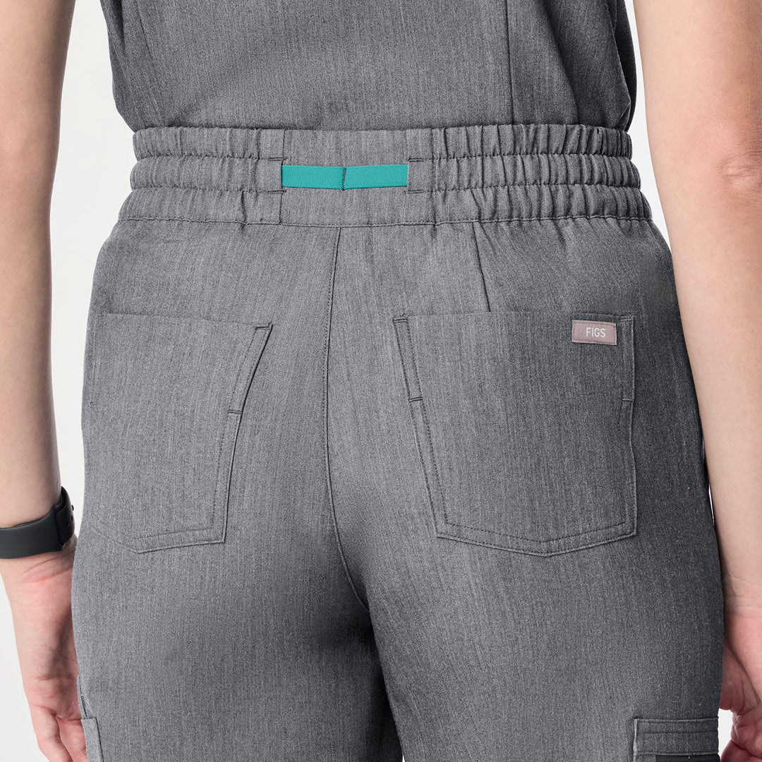Women’s High Waisted Uman Relaxed Jogger Scrub Pants - Graphite · FIGS
