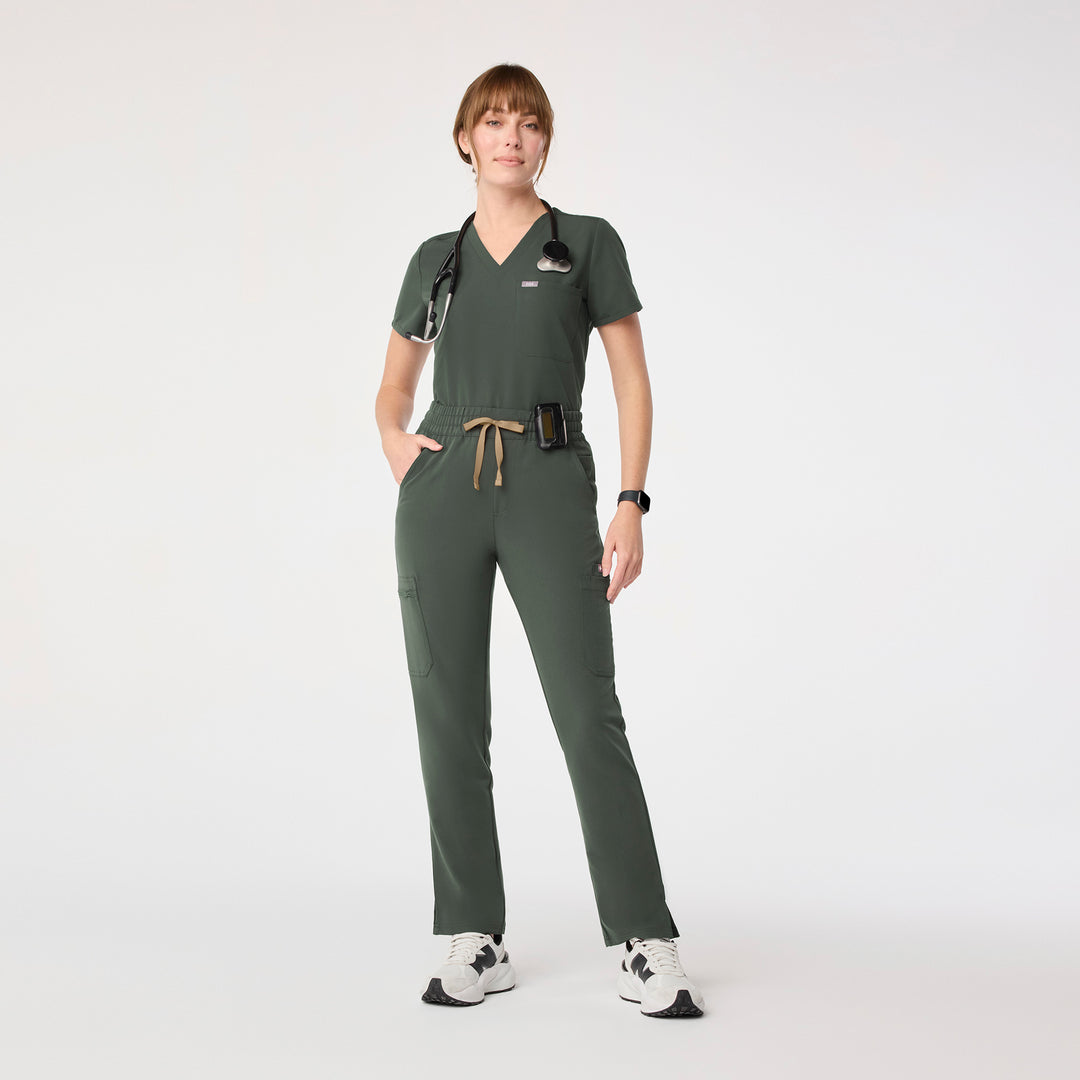 Women’s High Waisted Dowa Scrub Pants - Moss · FIGS