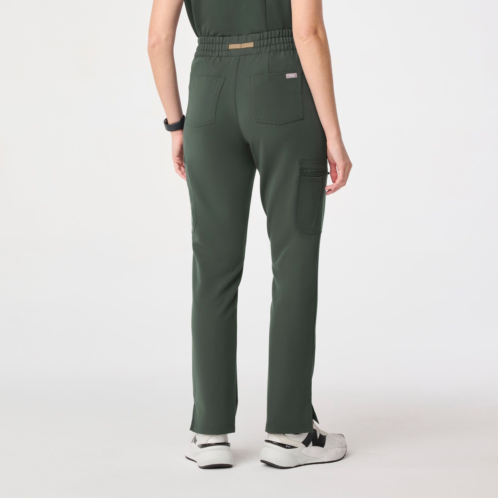 Women’s High Waisted Dowa Scrub Pants - Moss · FIGS