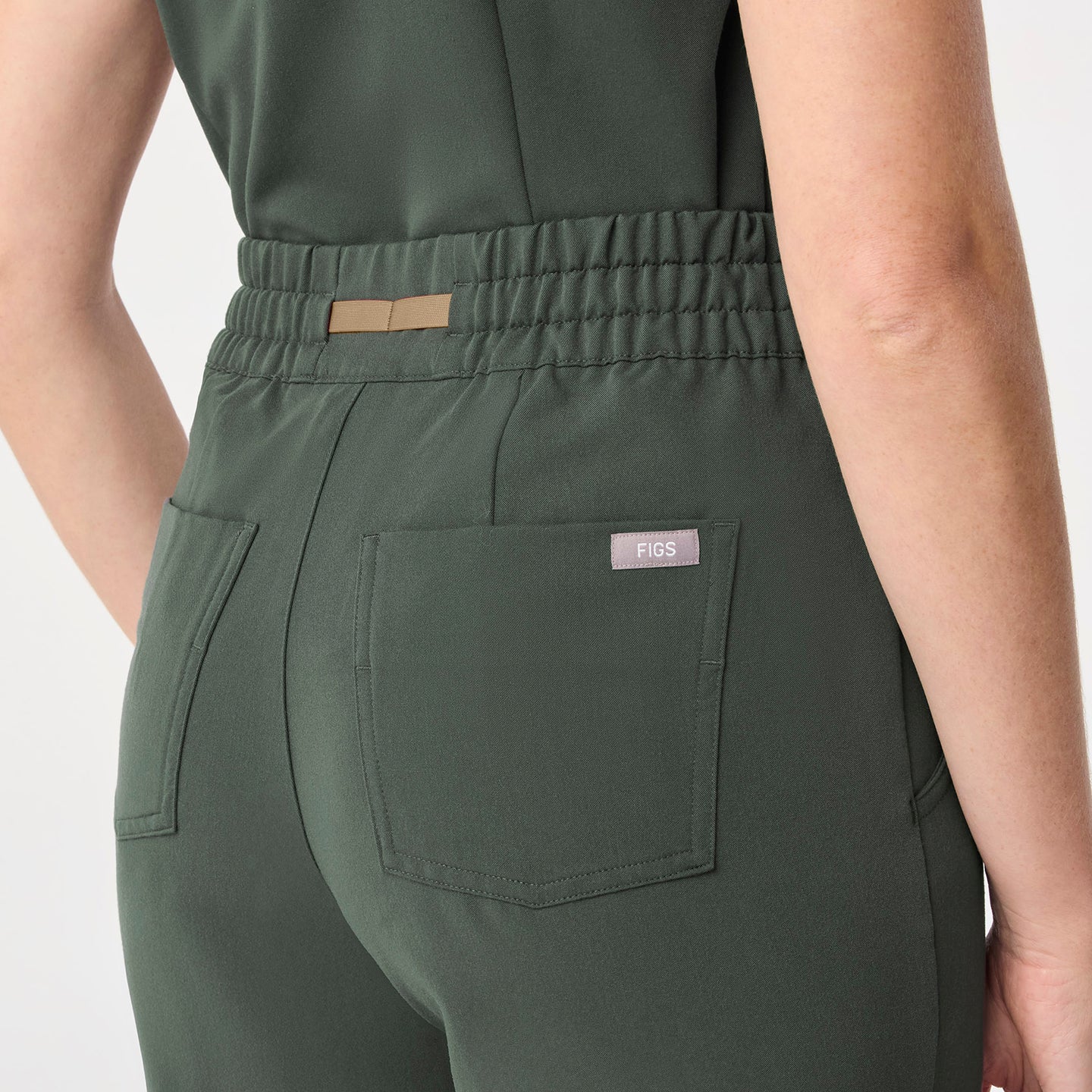 Women’s High Waisted Dowa Scrub Pants - Moss · FIGS