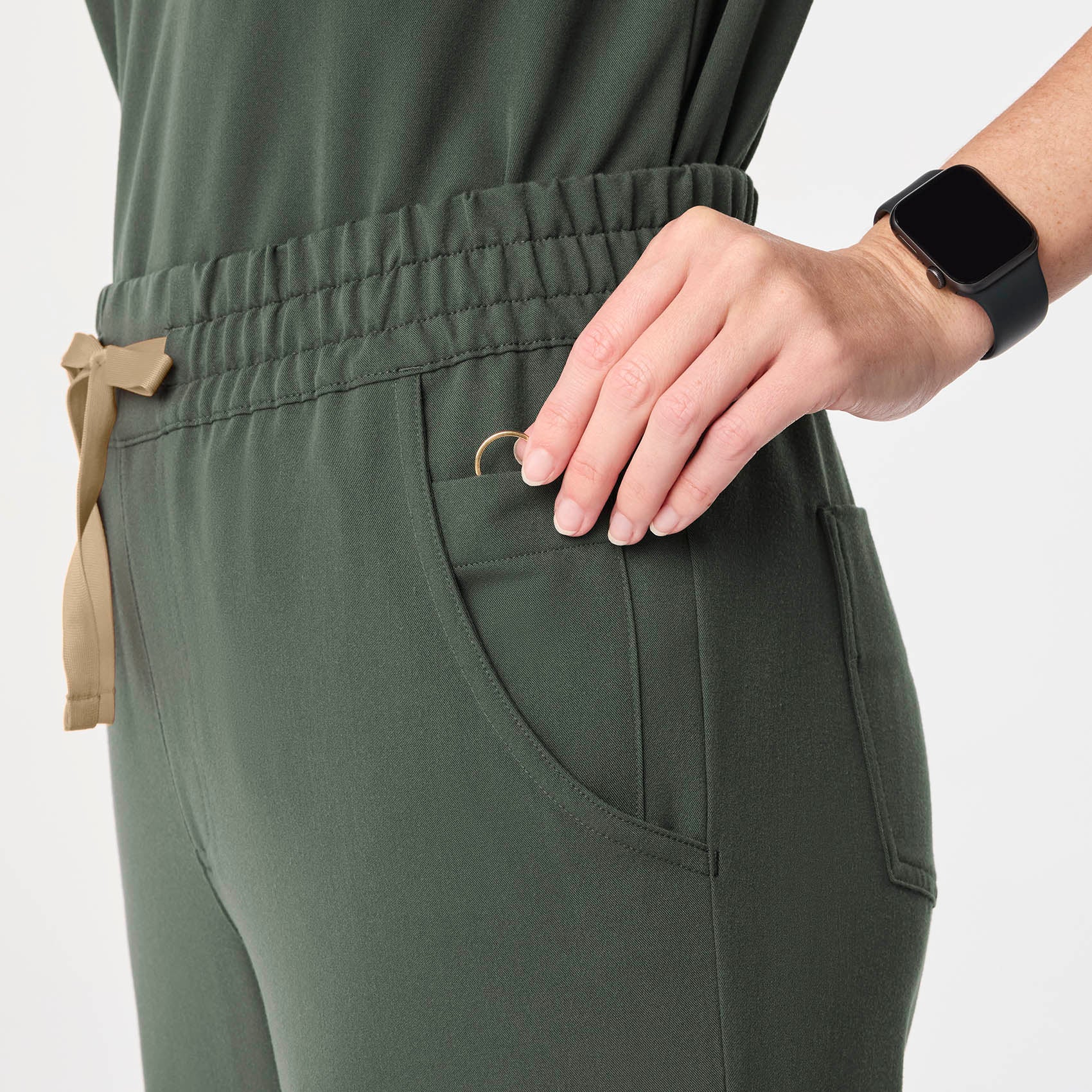 Women’s High Waisted Dowa Scrub Pants - Moss · FIGS